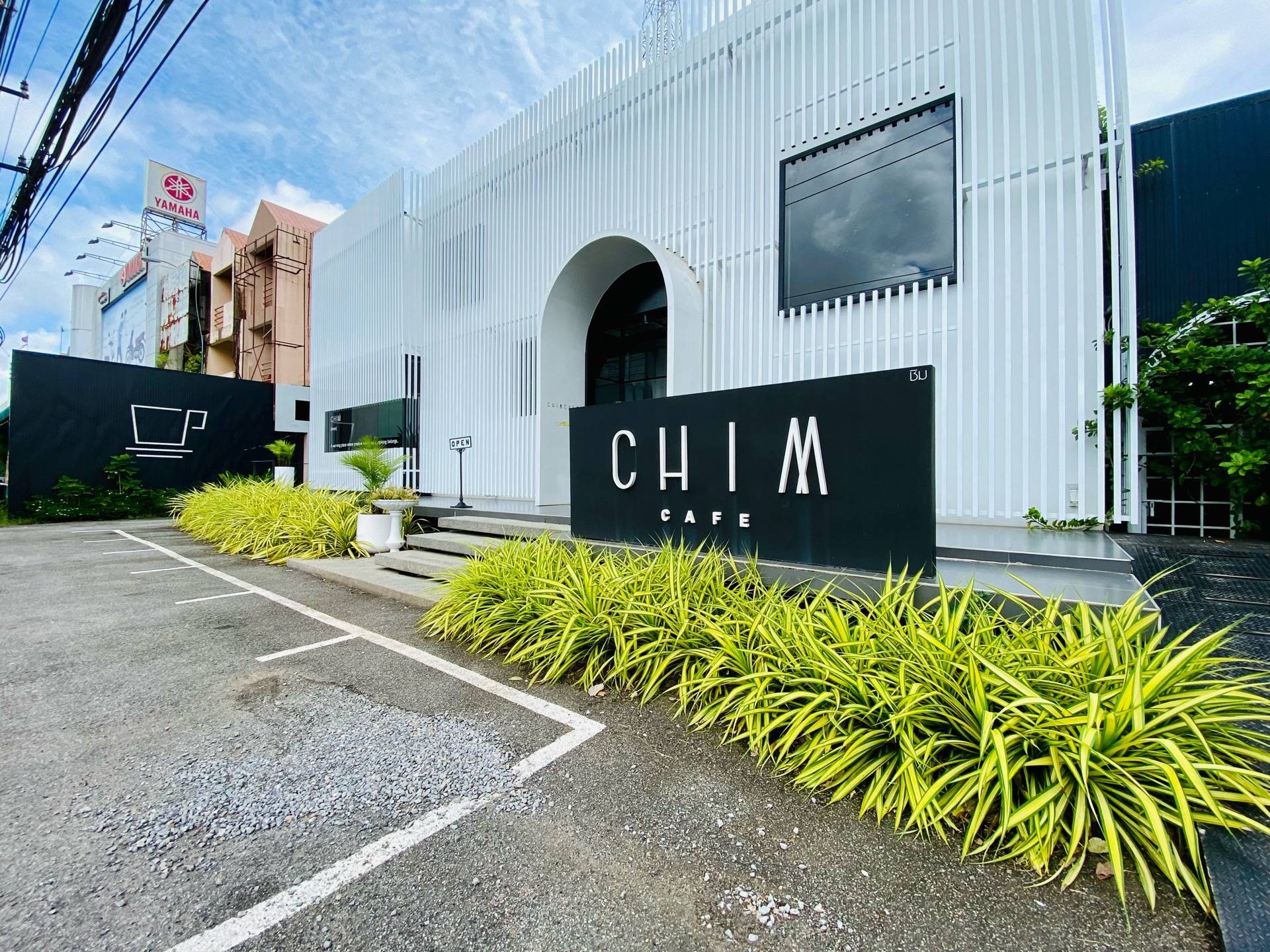 รีวิว Chim cafe ตรงข้ามโลตัสแกลง - คาเฟ่ดีงามอลังการแห่งเมืองแกลง
