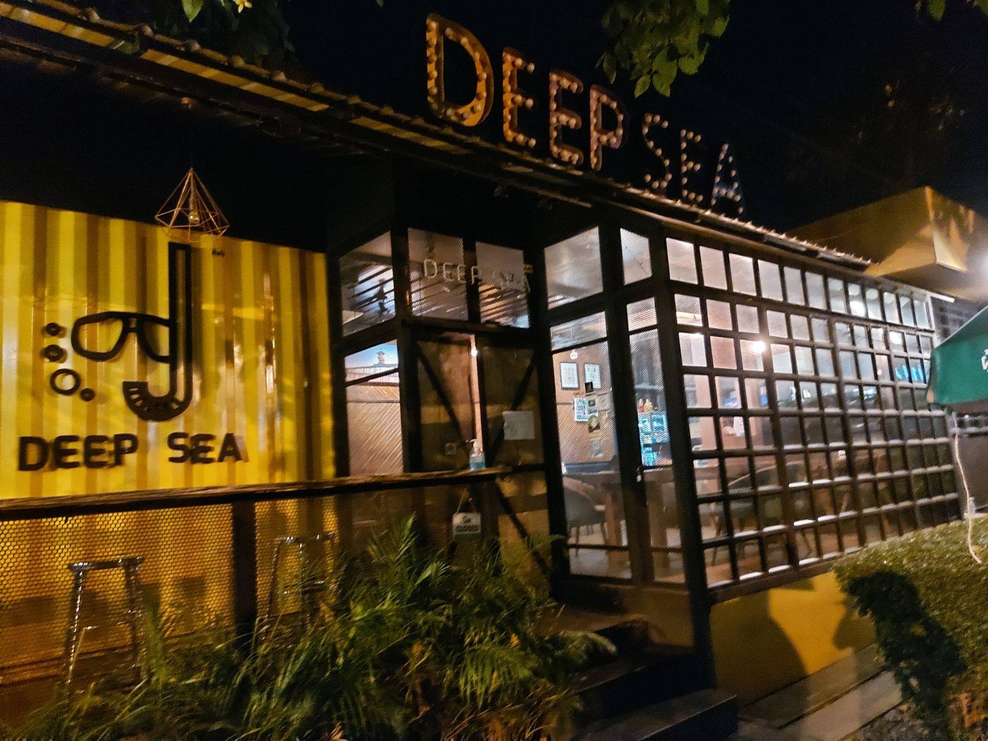 รูป Deep Sea Café & Bistro