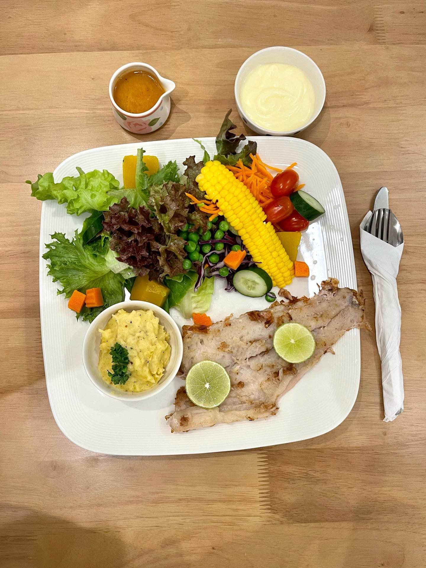 สเต็กปลาดอลลี่ย่าง ร้าน สลัดคุณนาย SALAD KHUNNAI Chapter2