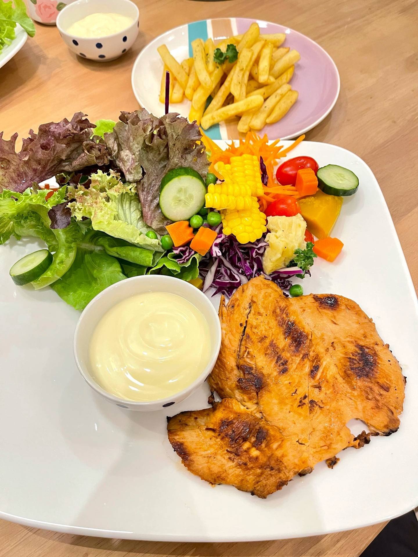 สเต็กอกไก่ย่าง ร้าน สลัดคุณนาย SALAD KHUNNAI Chapter2