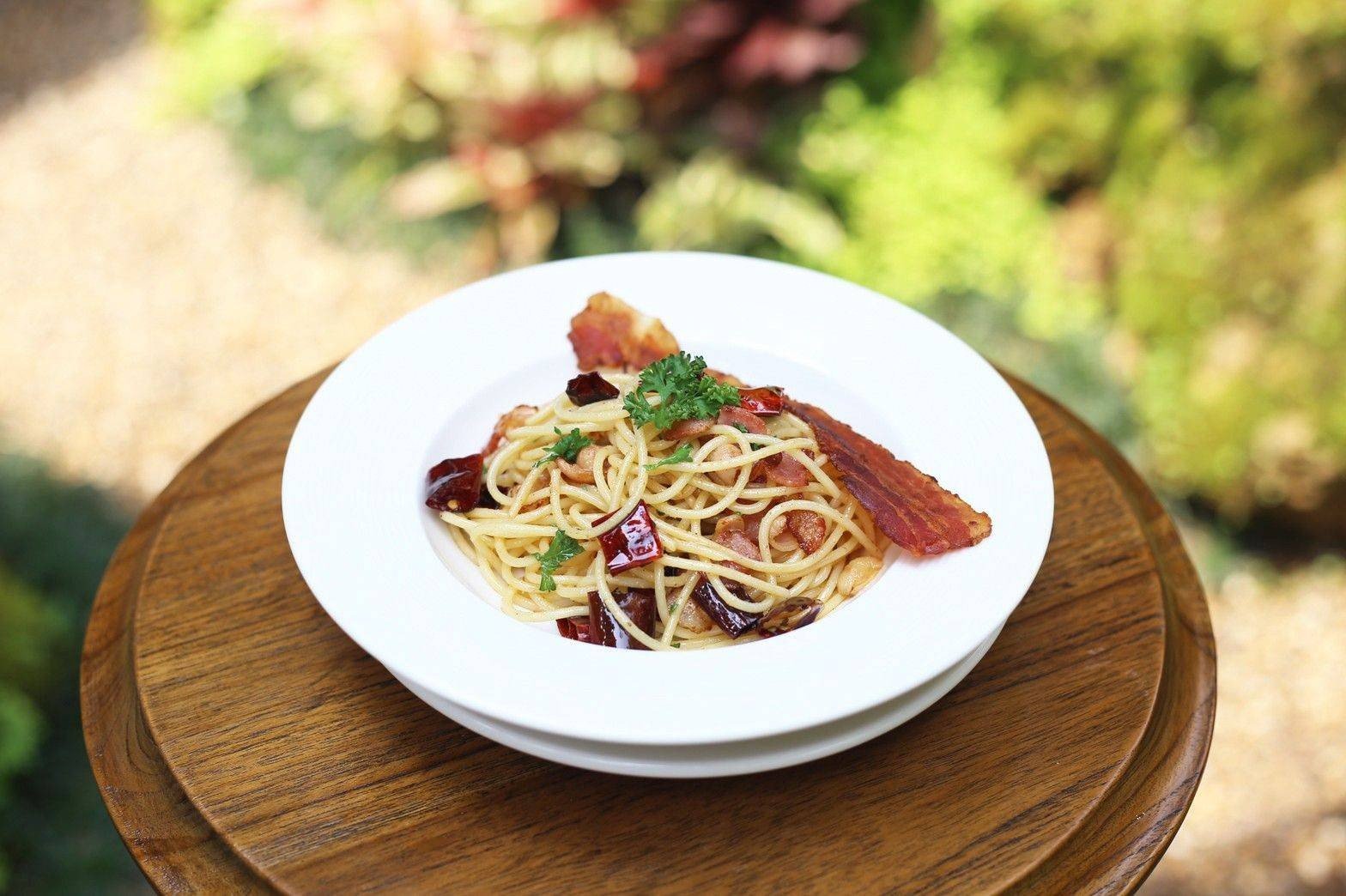 [รีวิว] ร้าน คุ้มหอม คาเฟ่ - Khum Hom Cafe Chiangmai ศรีภูมิ | เมนู ...