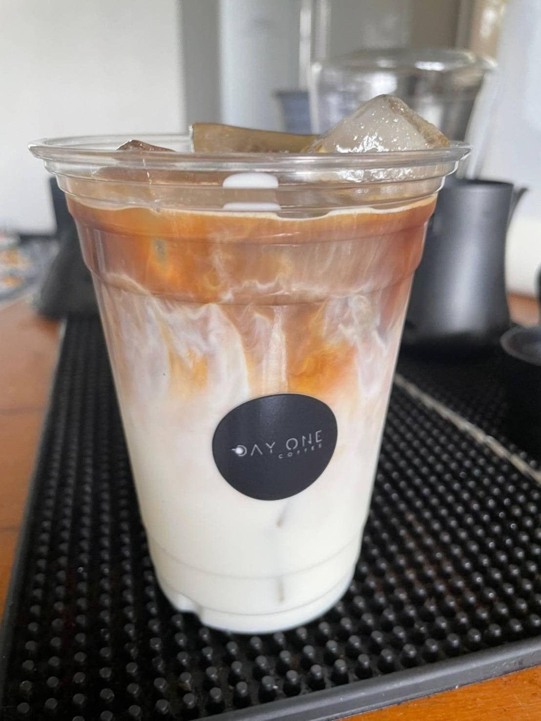 รีวิว DAYONE COFFEE - กาแฟลาเต้ พรีเมี่ยมเจ้าประจำร้านนี้ถูกใจสุดได้ ...