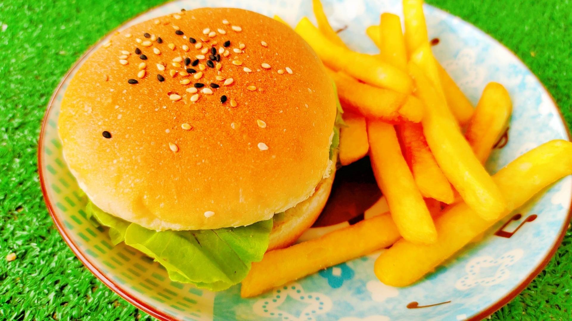 Bread Me Cafe(เบอร์เกอร์) - สั่งอาหารเดลิเวอรี | Wongnai x LINE MAN