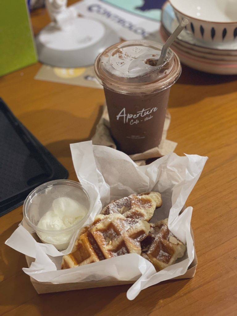 รีวิว Aperture Cafe' & Studio โครงการ Vida Ville ประชาอุทิศ 86 - อร่อย ...