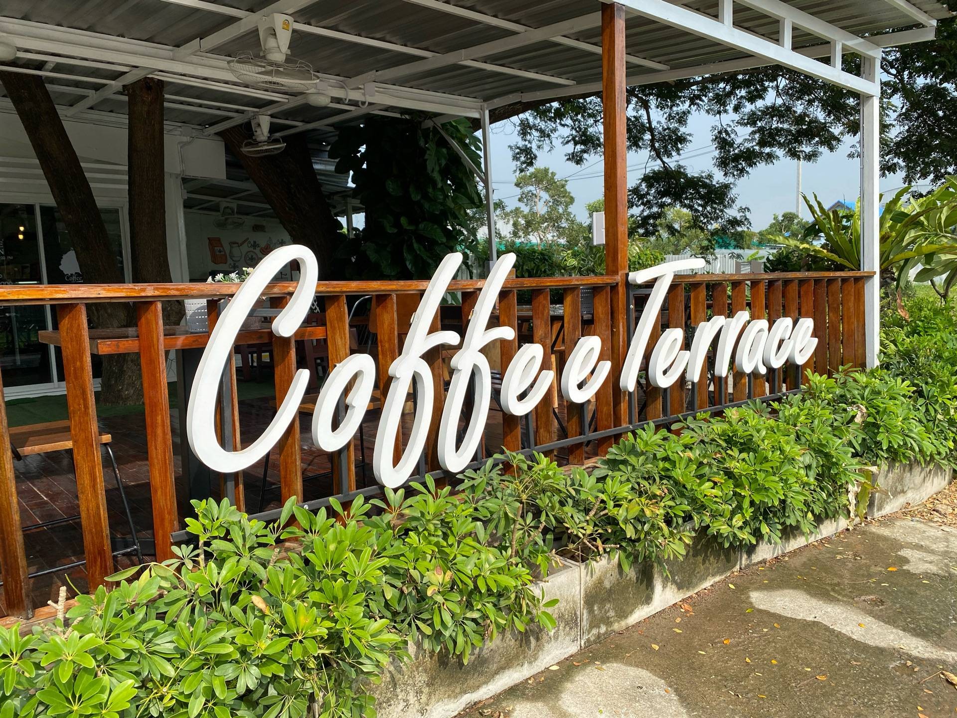 รีวิว @ Coffee Terrace - ร้านสวย กาแฟดี เครื่องดื่มอย่างอื่นก็อร่อย