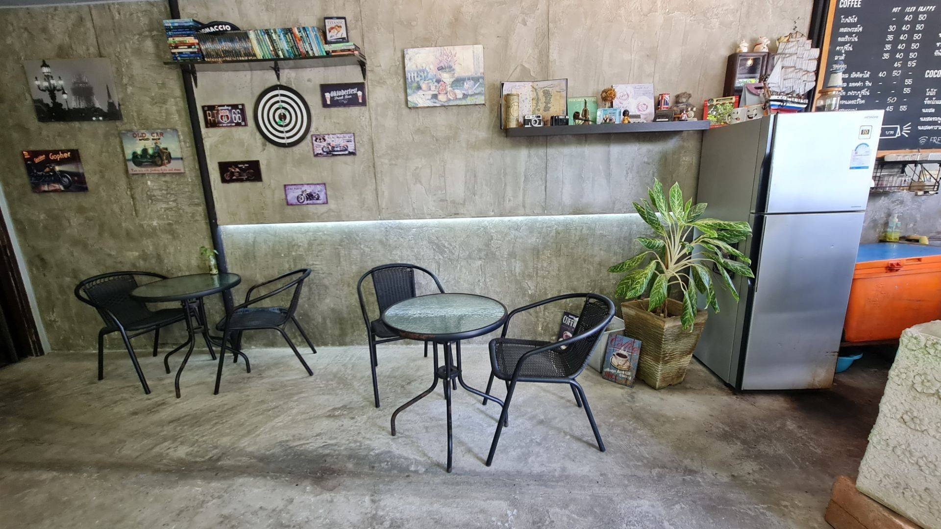 รีวิว Bonaccio Coffee - ร้านสงบ โปร่งน่านั่งมากในช่วงผ่อนมาตรการ มีต้นไม้ผลิดอ็อกซิเตงจนมากมาย ...