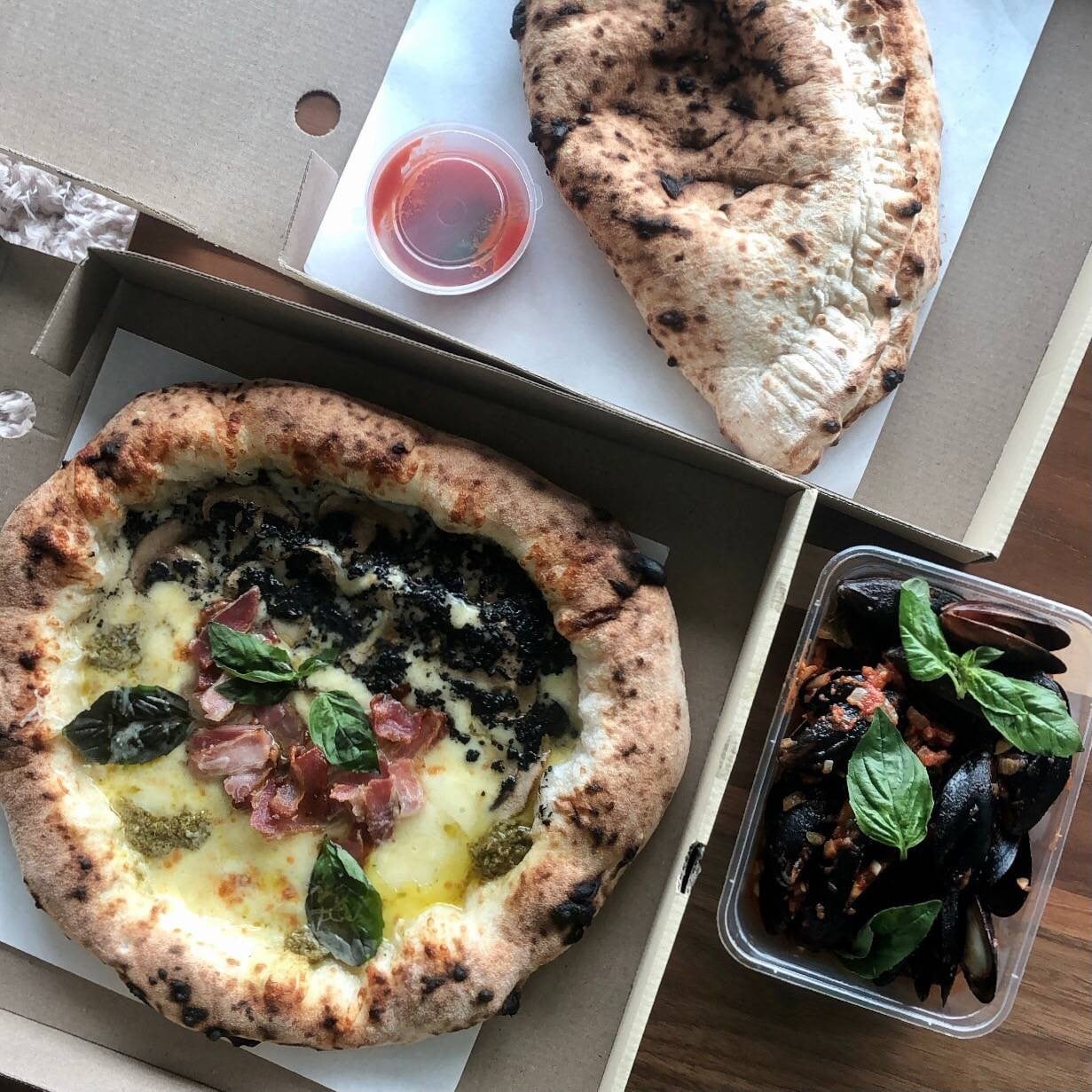 รีวิว Bello Ghost Pizza - Totally worth the wait… so good!