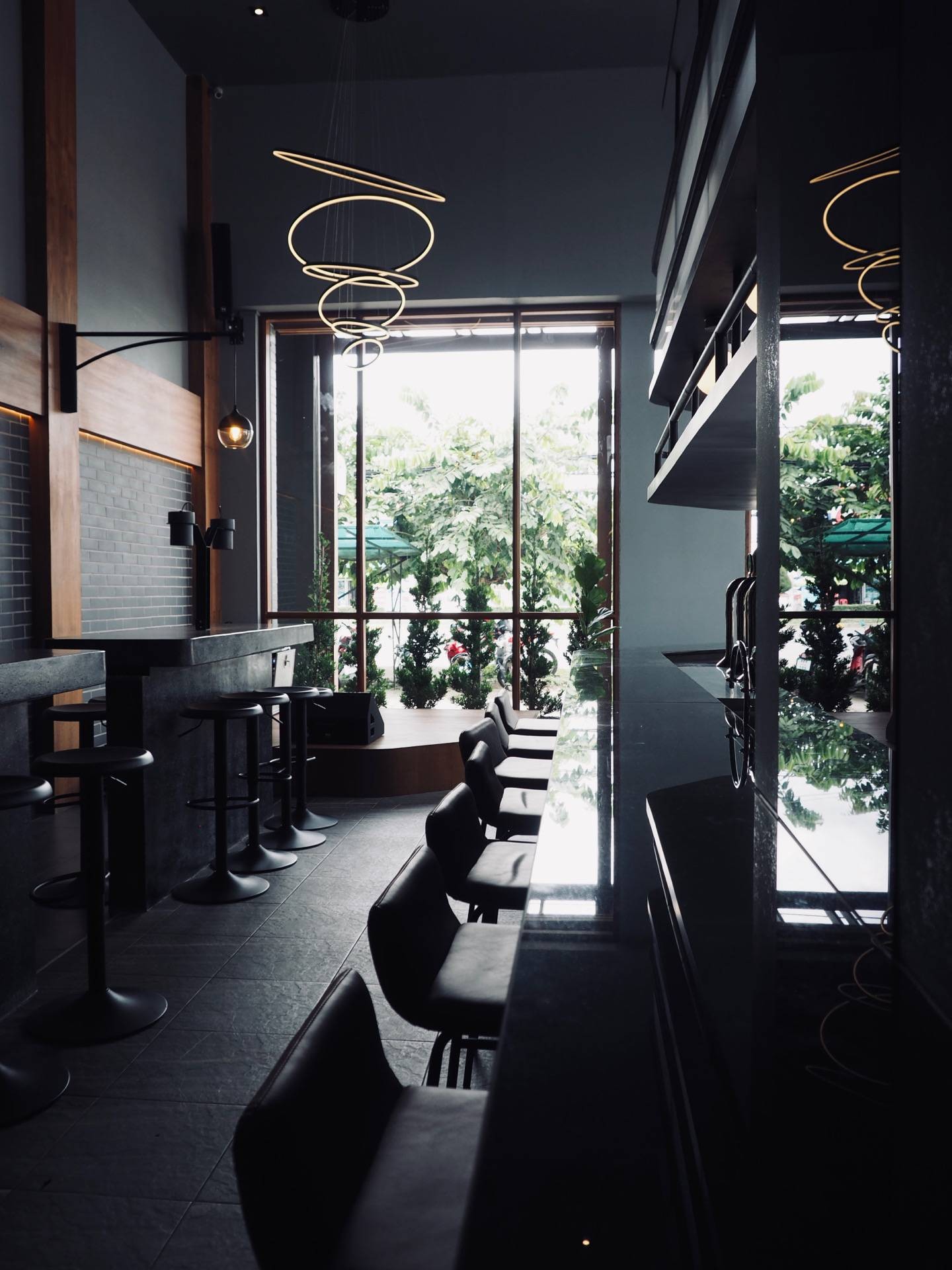 รีวิว 1988 Café 1988 Café - คาเฟ่โทนสีดำเรียบหรู
