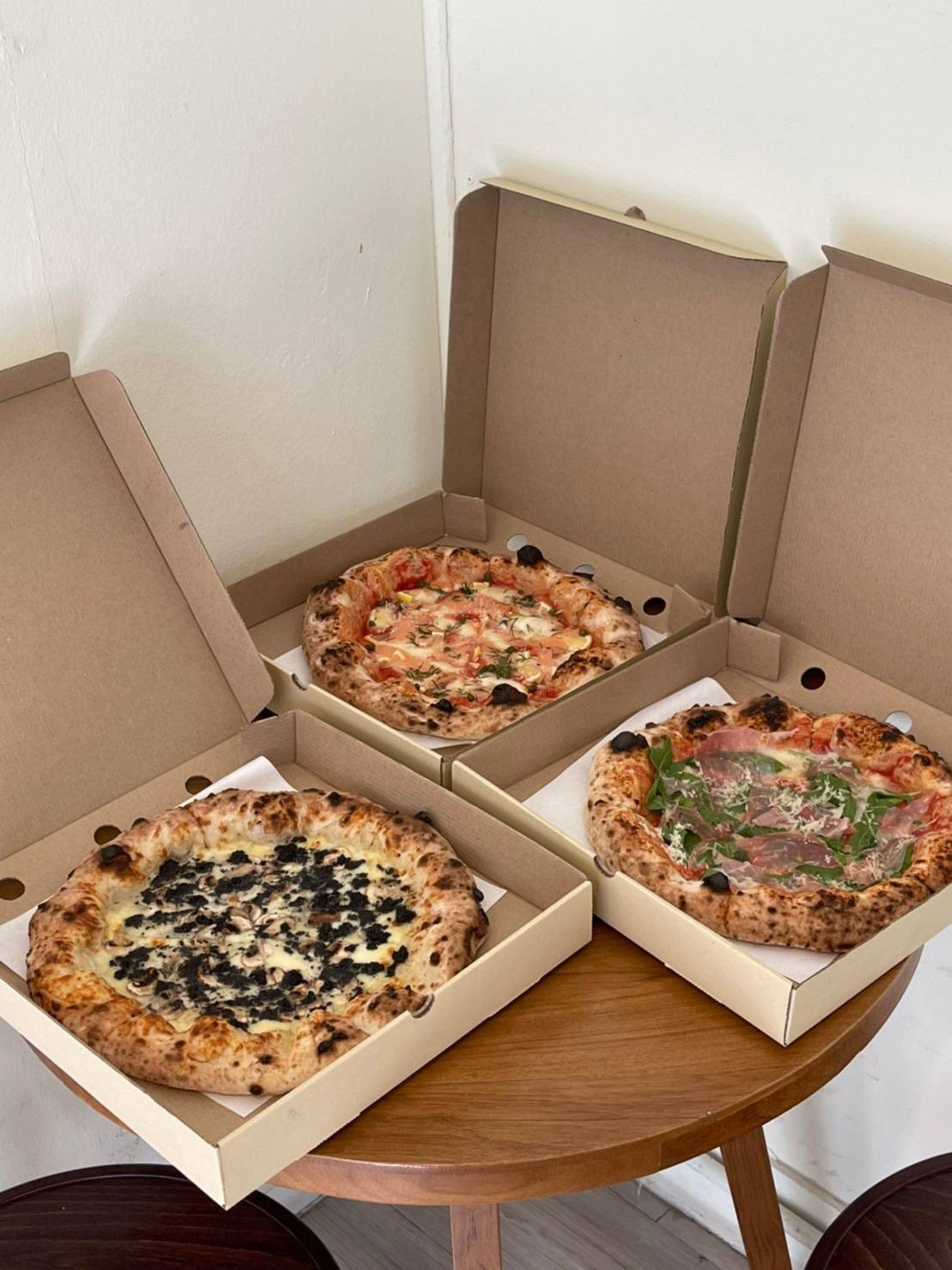 รีวิว Bello Ghost Pizza - แป้งพิซซ่าอร่อบมากก ทานเพลินๆคนดียวหมดถาด!