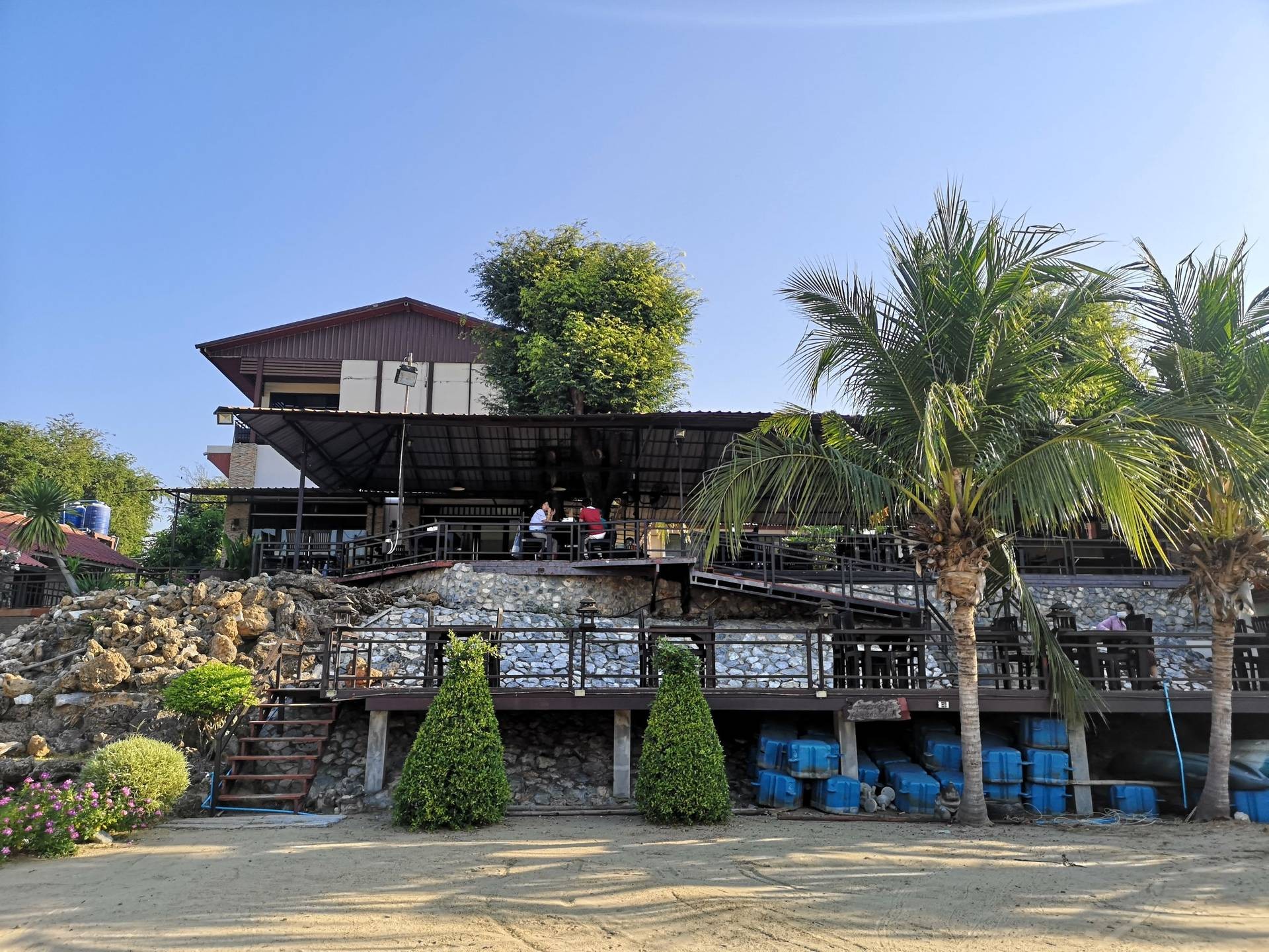 รูป มนต์เสน่ห์ริเวอร์แควรีสอร์ทแอนด์สปา