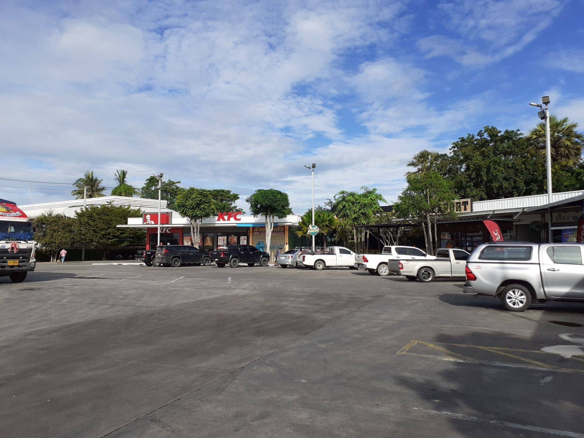 รีวิว KFC ปตท ท่ายาง Wongnai