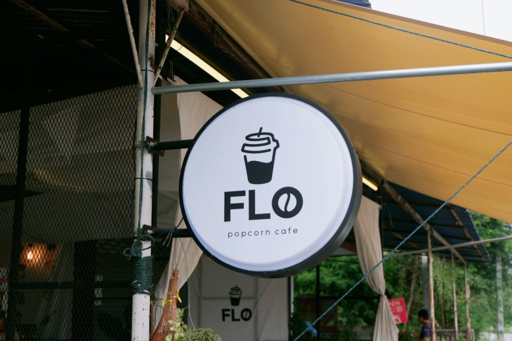 รีวิว FLO coffee - คาเฟ่เล็กๆ ที่ไม่ธรรมดา