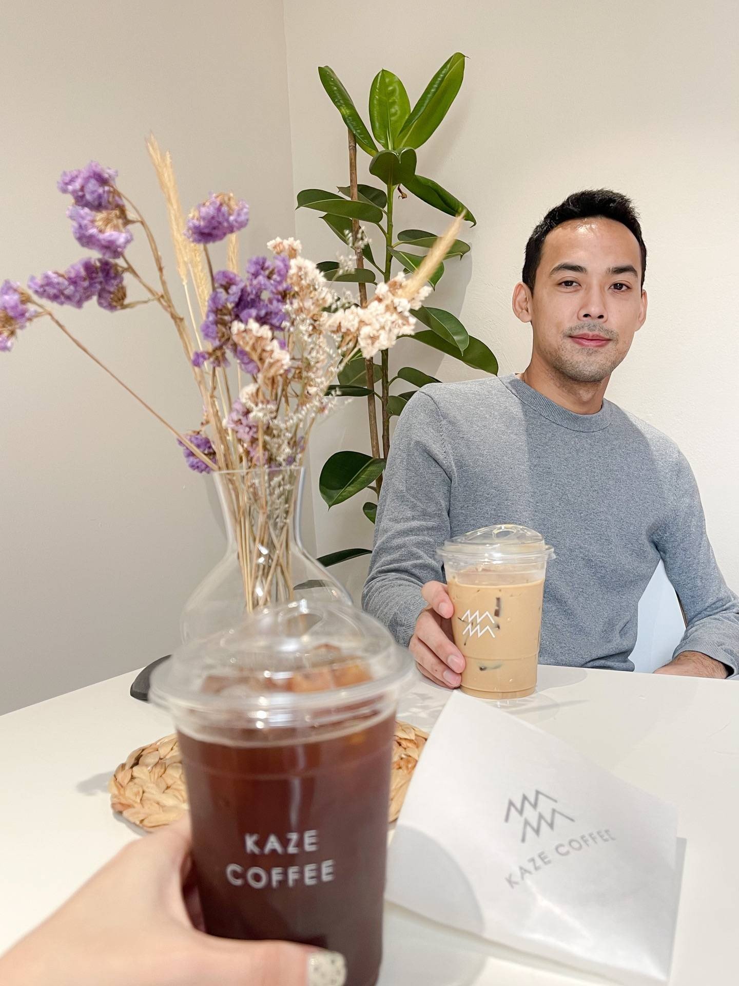 รีวิว KAZE COFFEE Bkk - กาแฟอร่อย ร้านมินิมอลน่ารัก! - Wongnai