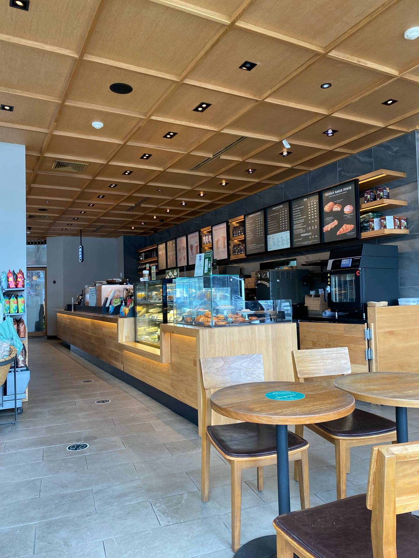 รีวิว Starbucks The Scene Town in Town - ขนมอร่อยครับ - Wongnai