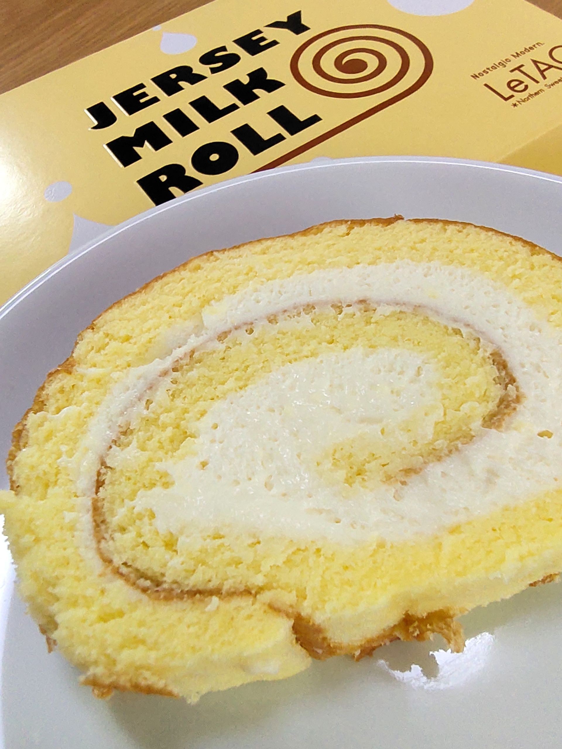 JERSEY MILK ROLL ร้าน LeTAO สยามพารากอน