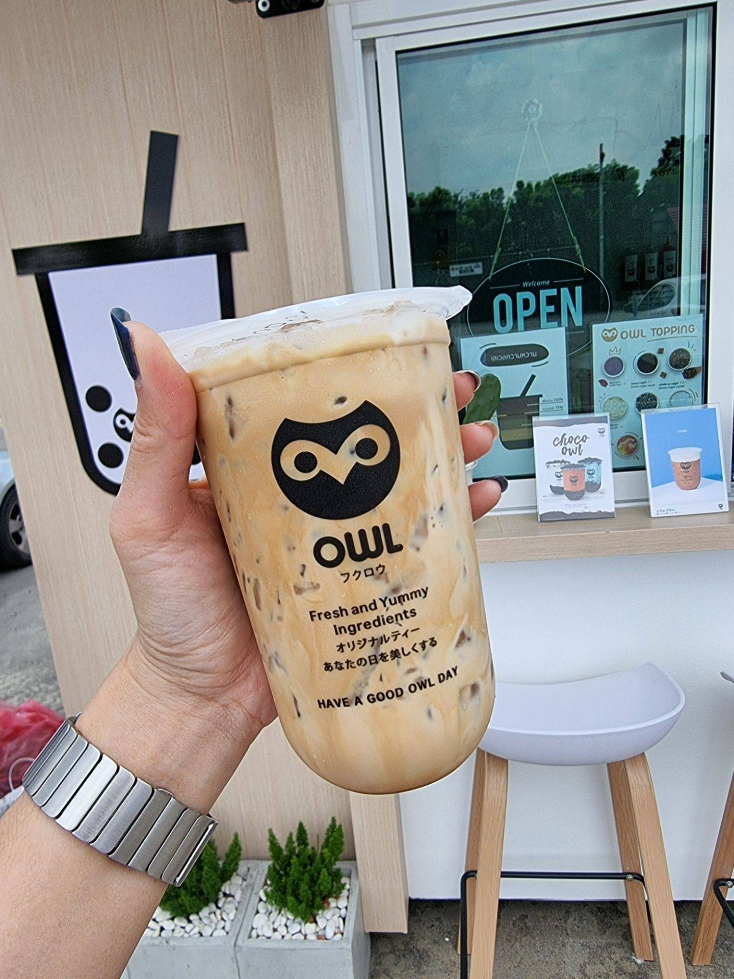 รีวิว OWL CHA สาขา เมืองทอง ตลาดบุญเจริญ - อร่อยมากค่ะ ราคาไม่แรง