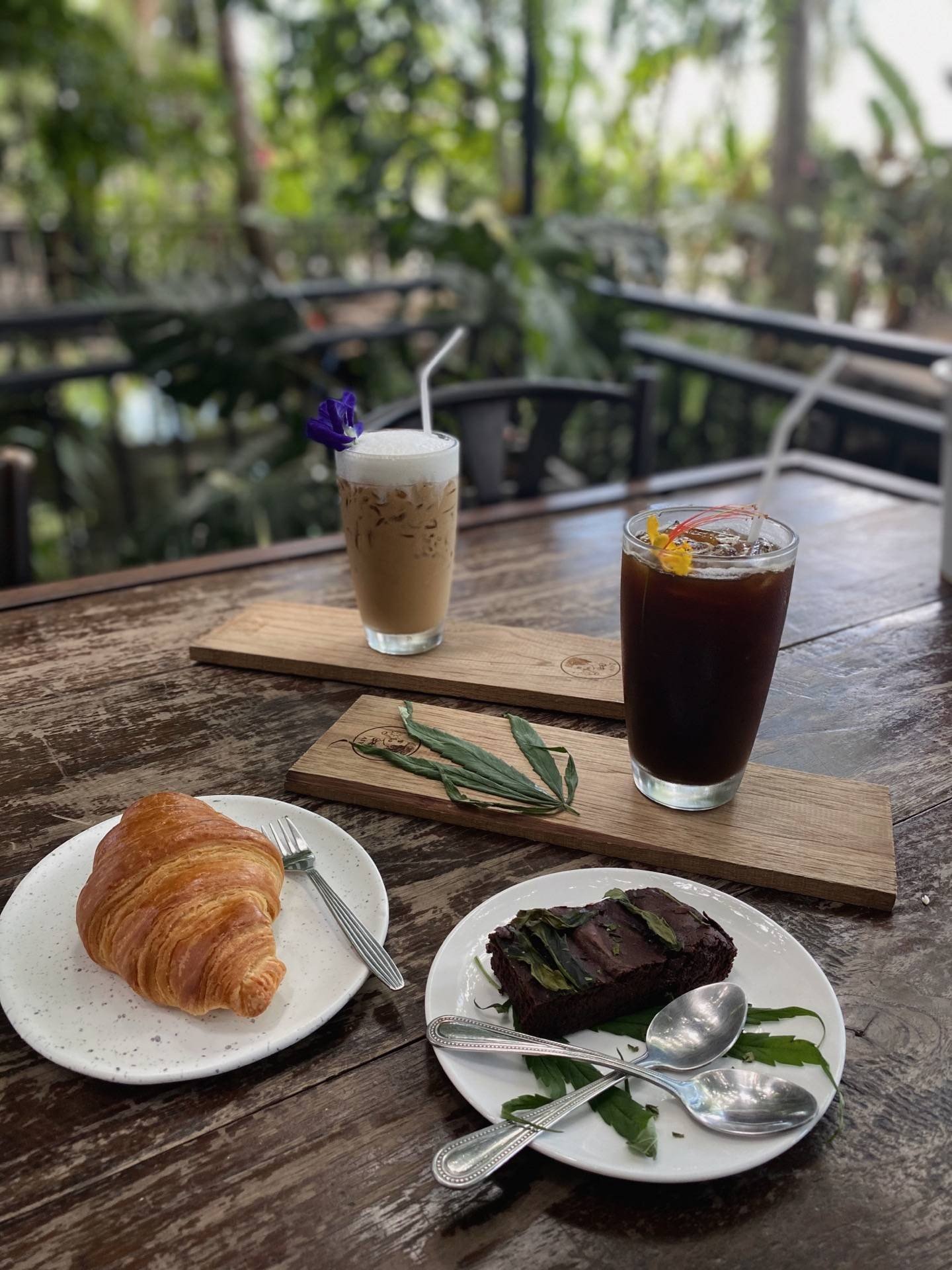 รีวิว Aiya Cafa บ้านน้อยซอยลึก - Home café สไตล์วินเทจ