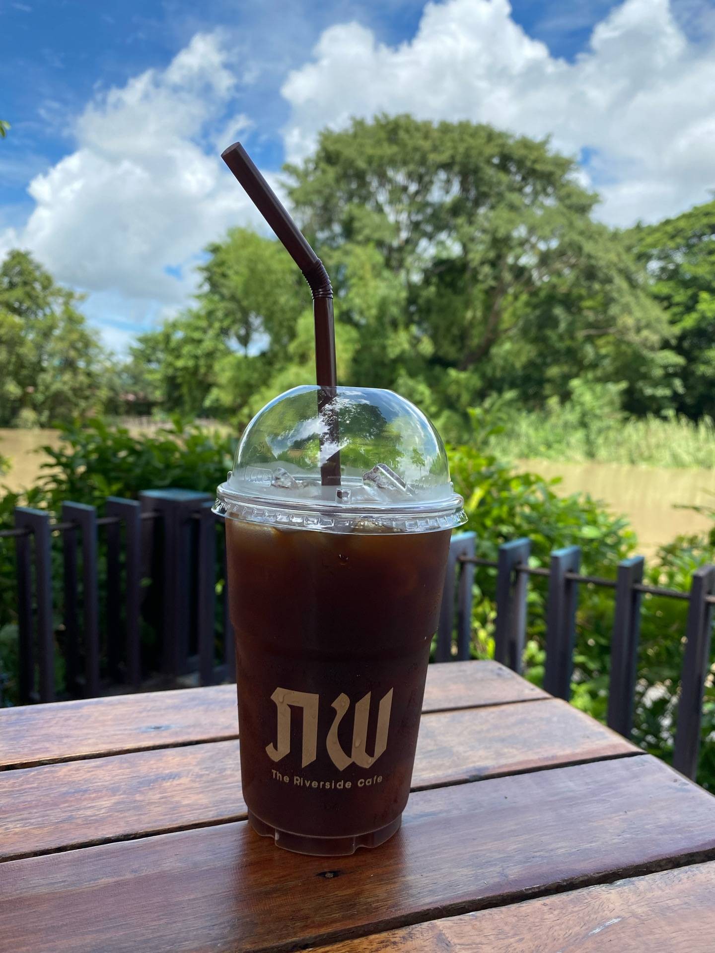 รูป ภพ The Riverside Cafe