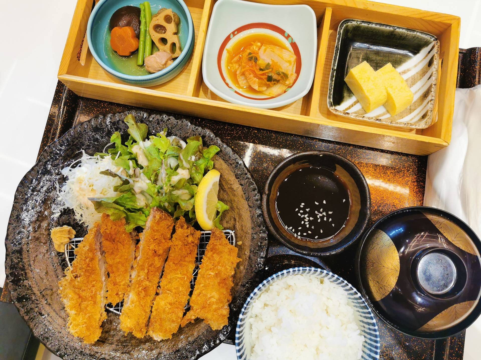 รีวิว Yayoi ICONSIAM - เซ็ทหมูทอด ราคาเบาๆ