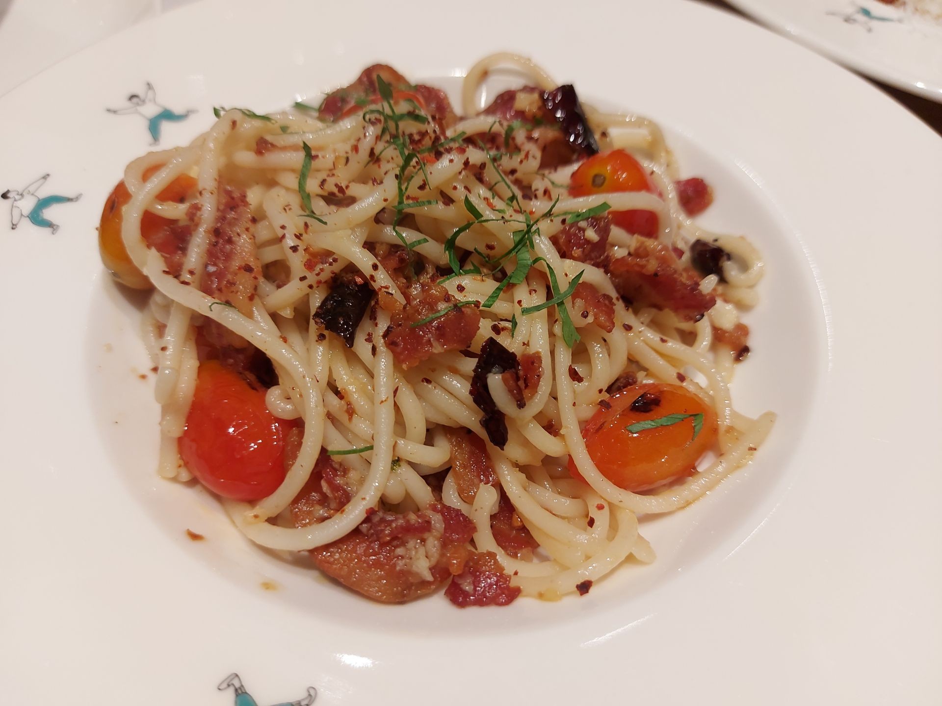 Aglio Olio Bacon ร้าน Ñam Ñam Pasta & Tapas Central Embassy