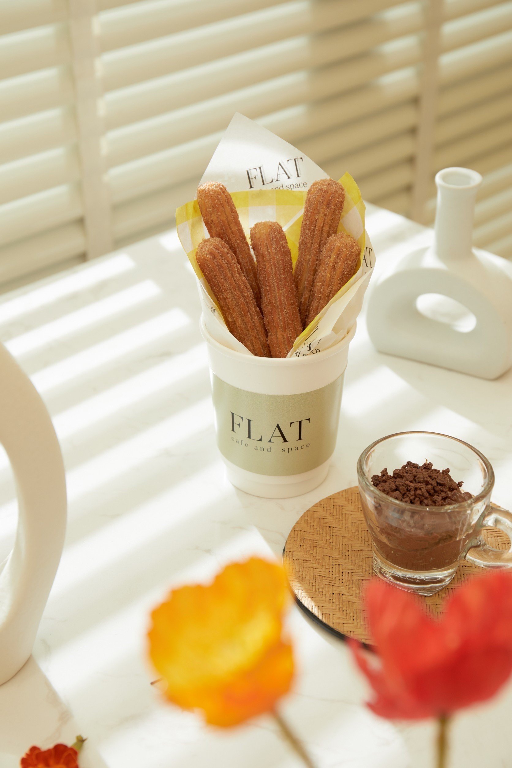 รีวิว Flat cafe and space Thaphra - คาเฟ่สไตล์เกาหลี