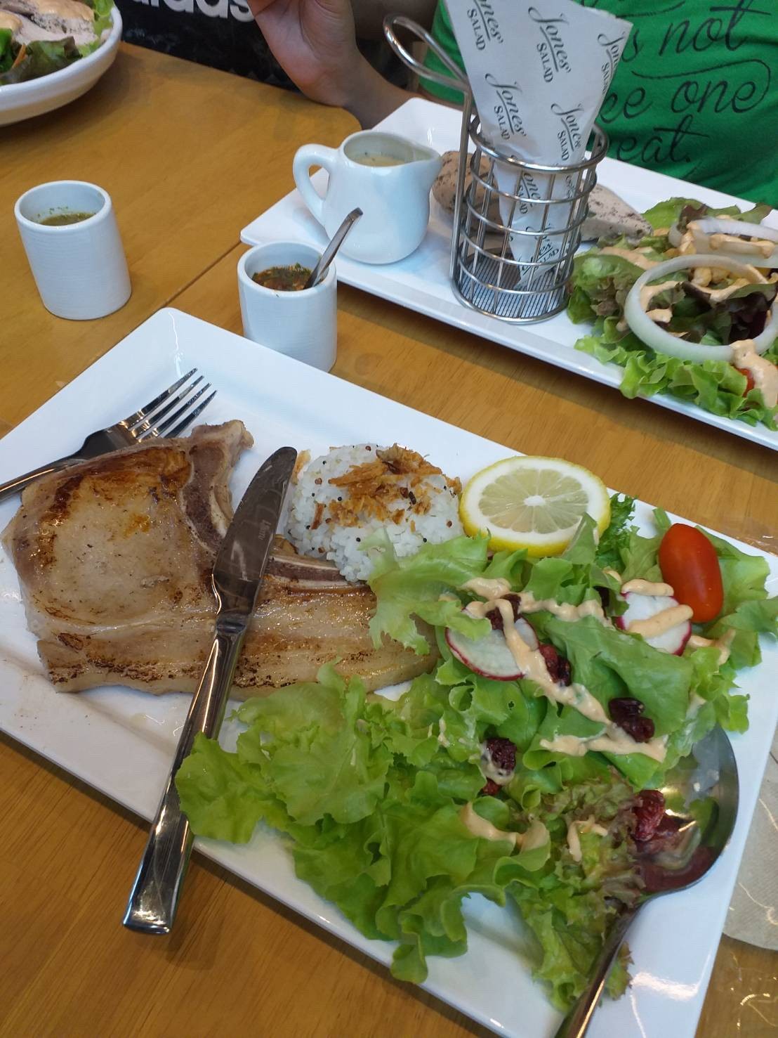 รีวิว Jones' Salad ฟิวเจอร์ พาร์ค รังสิต - สลัดแสนอร่อย - Wongnai