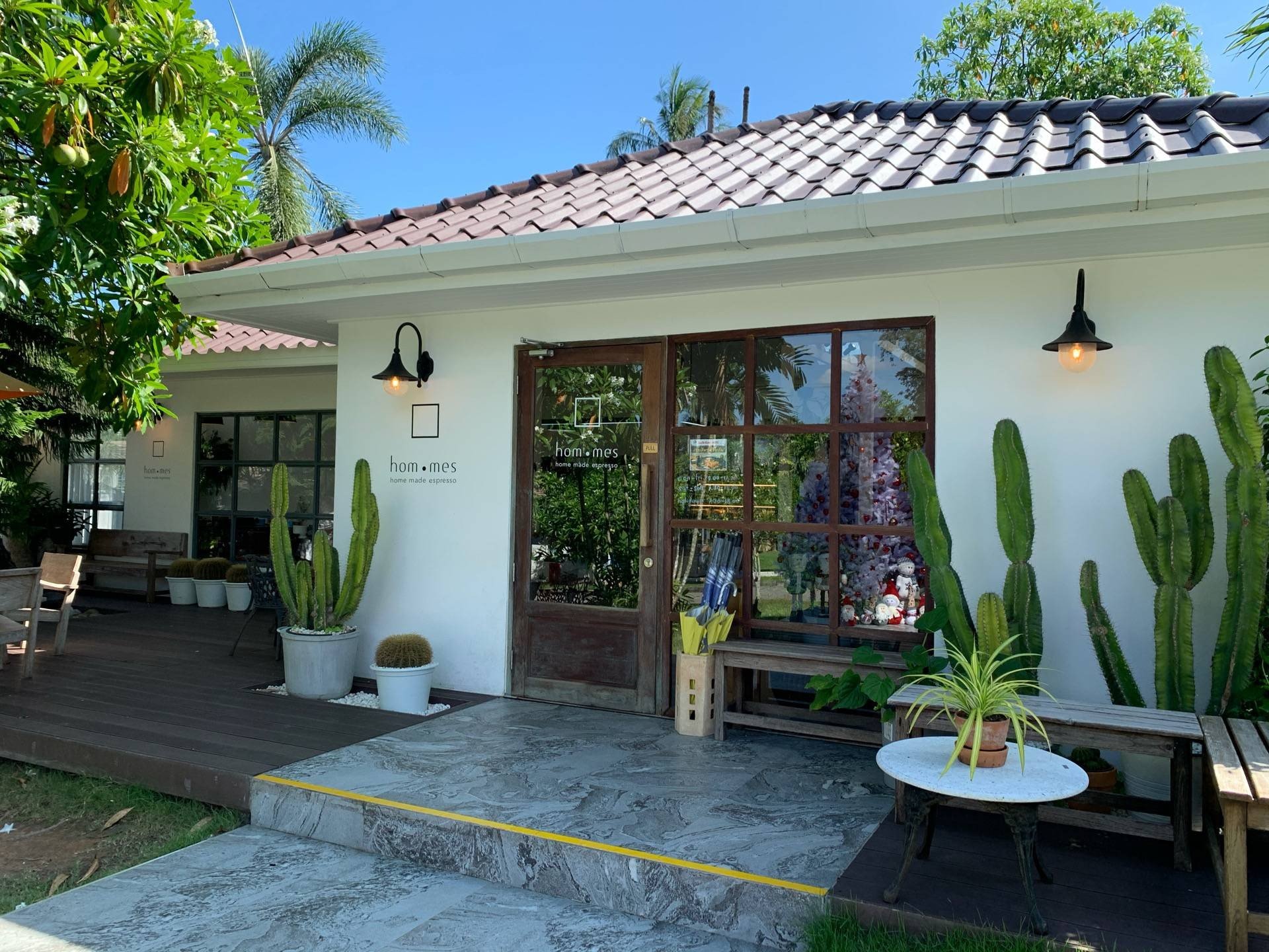 รีวิว Hom.mes Cafe by Good Cafe - คาเฟ่น่ารัก ขนมหวานให้เลือกเพียบ