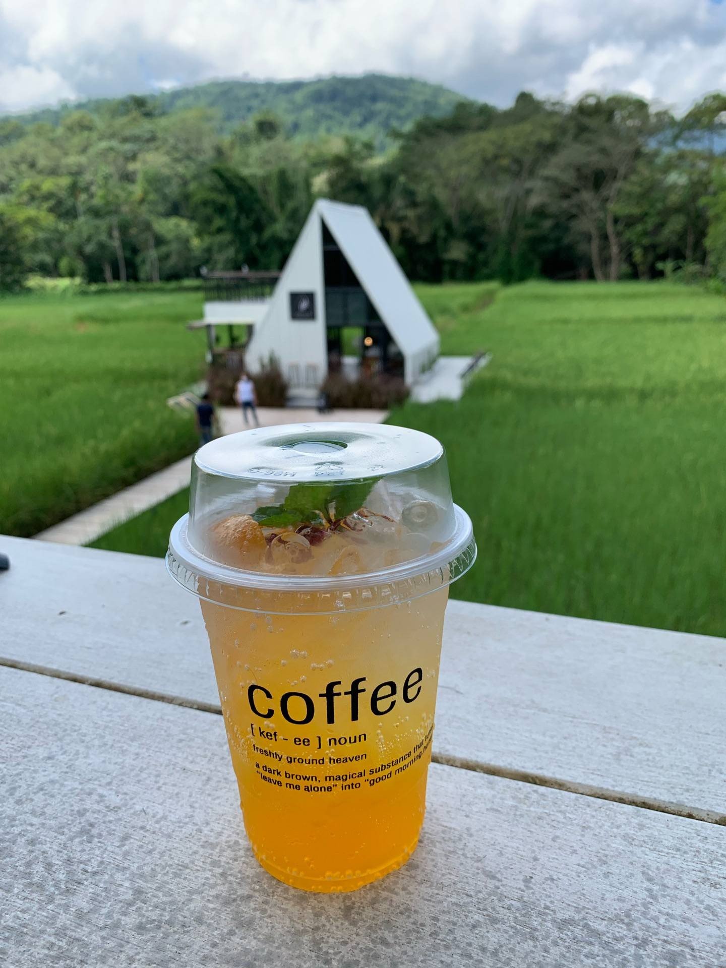 Peach&yuzu soda ร้าน Cafe’ Lista