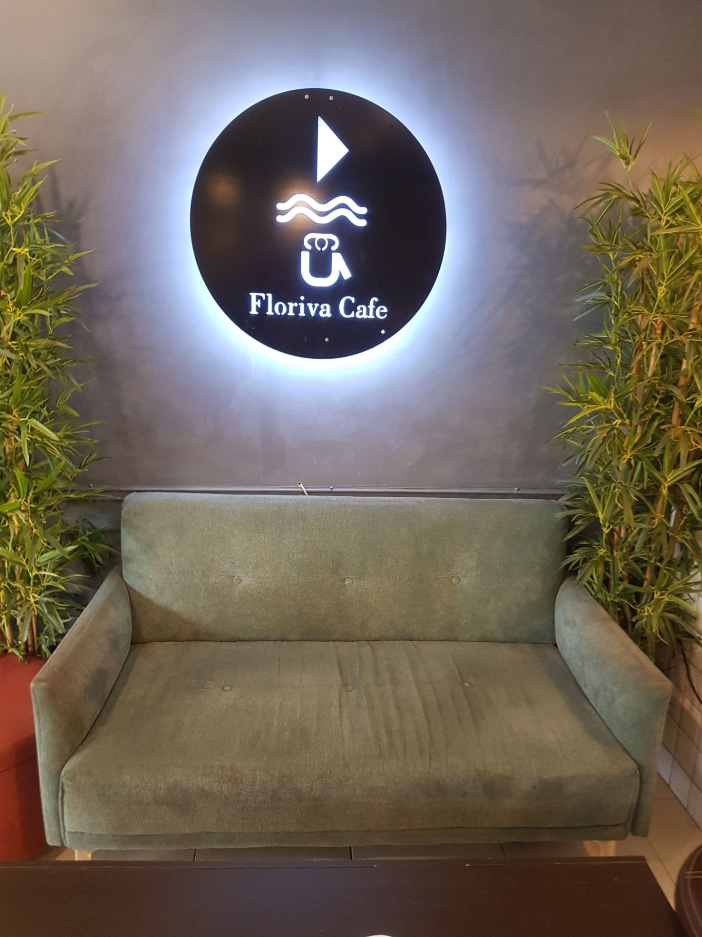 รีวิว Floriva Cafe. - ร้านสวยริมแม่น้ำ @ฉะเชิงเทร