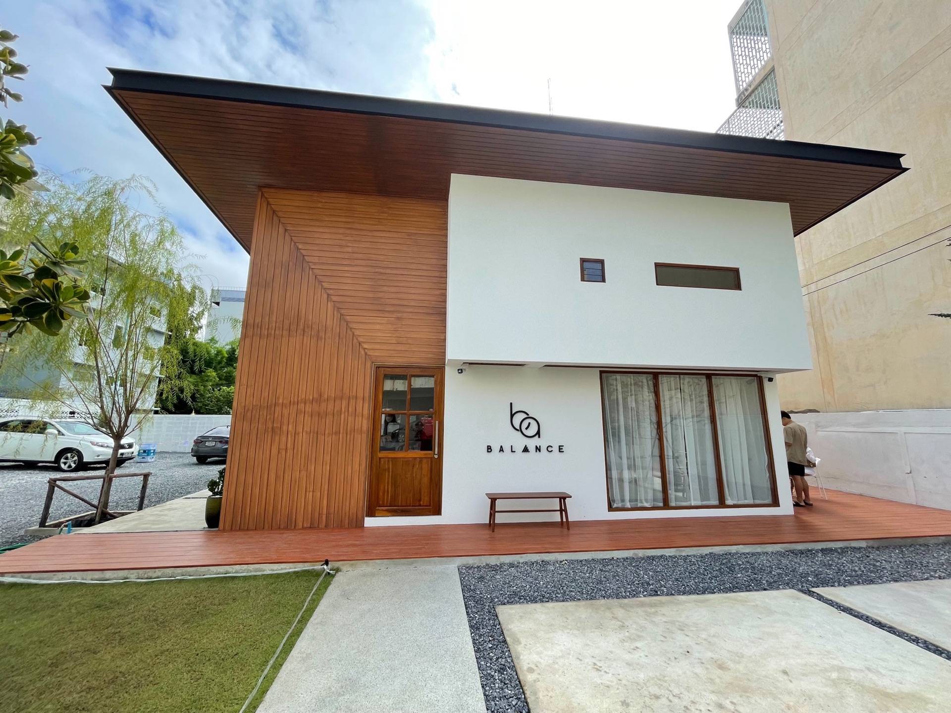 รีวิว Balance Cafe & Bakery - ร้านสวย ชาเขียวอร่อย