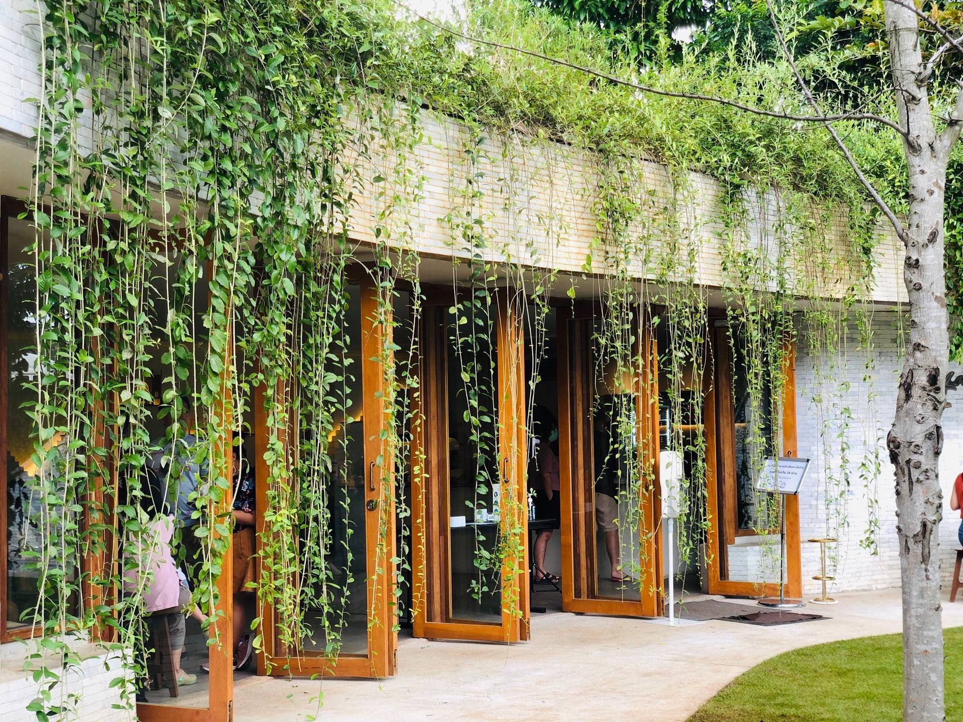 รีวิว Rabbit Cafe by Hotel Labaris - Cafe ของสาย minimal