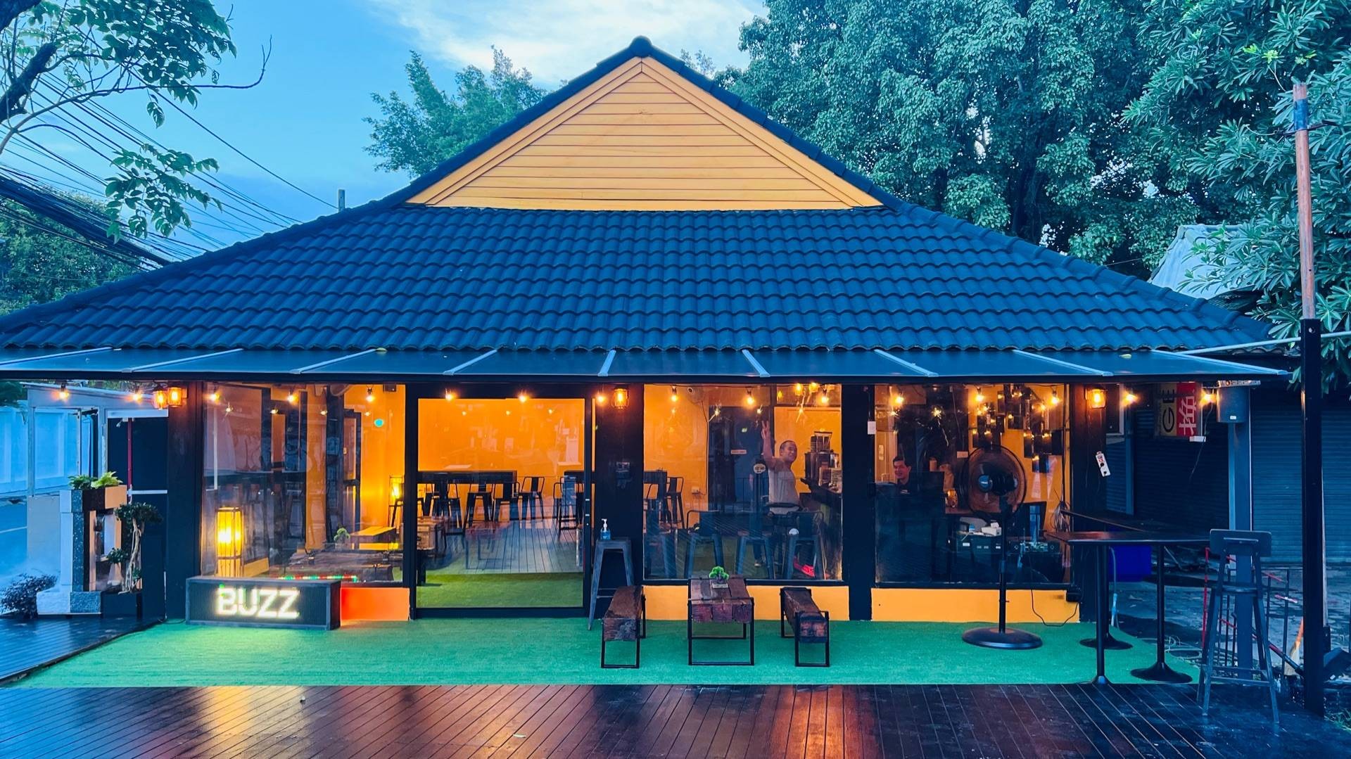 BUZZ BAR Chiangmai Buzzbar Chiangmai - สั่งอาหารเดลิเวอรี | Wongnai x ...