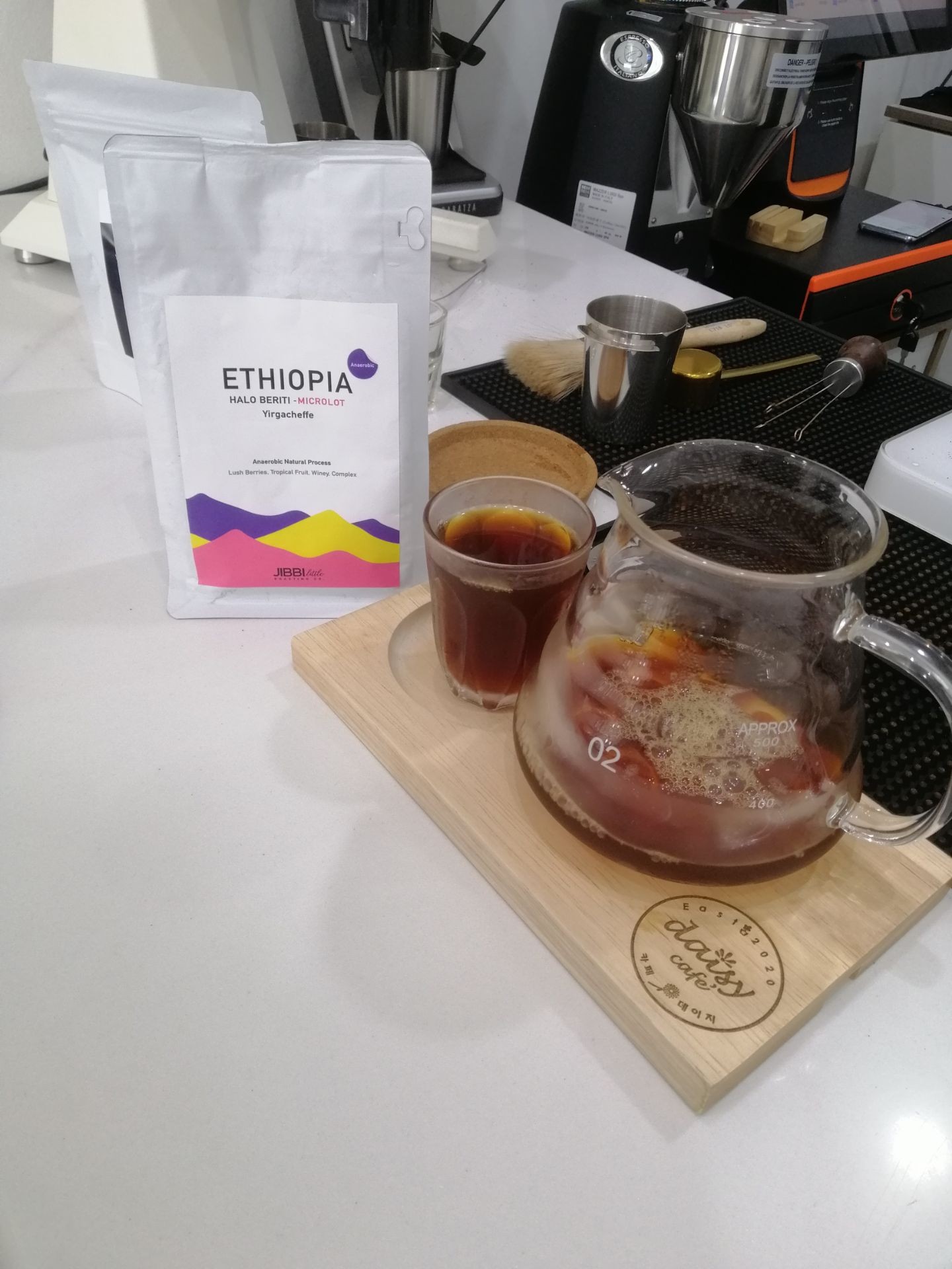 รีวิว DAISY Cafe สาขาสะพานใหม่ - ร้านเล็กน่ารัก ใช้คนละครึ่งได้