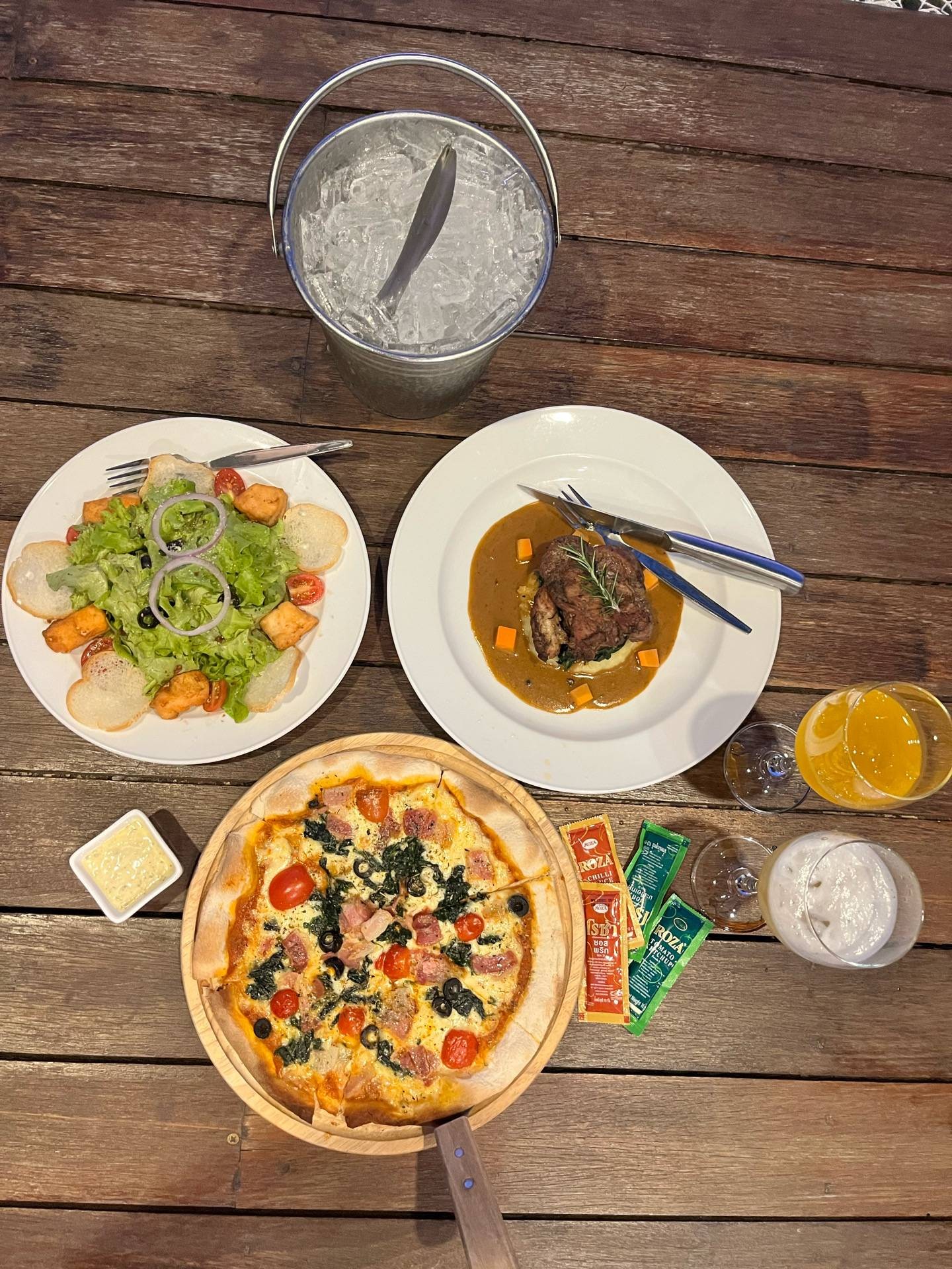 รีวิว De Capoc Restaurants - ใครว่าไม่อร่อย ตีปากเลน ตอนแรกอ่านรีวิวเลย ...