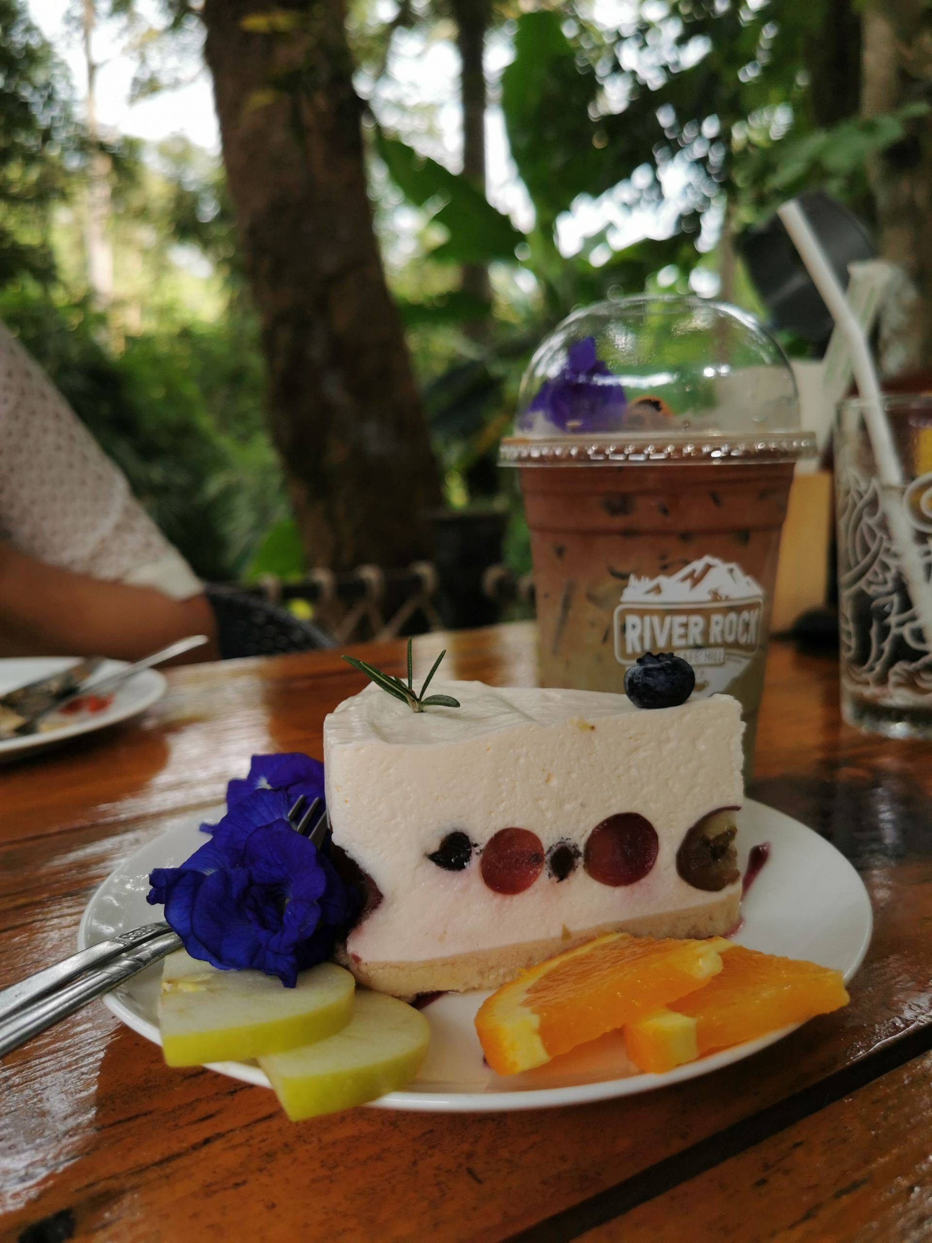 รูป River rock cafe hill Sine 2020