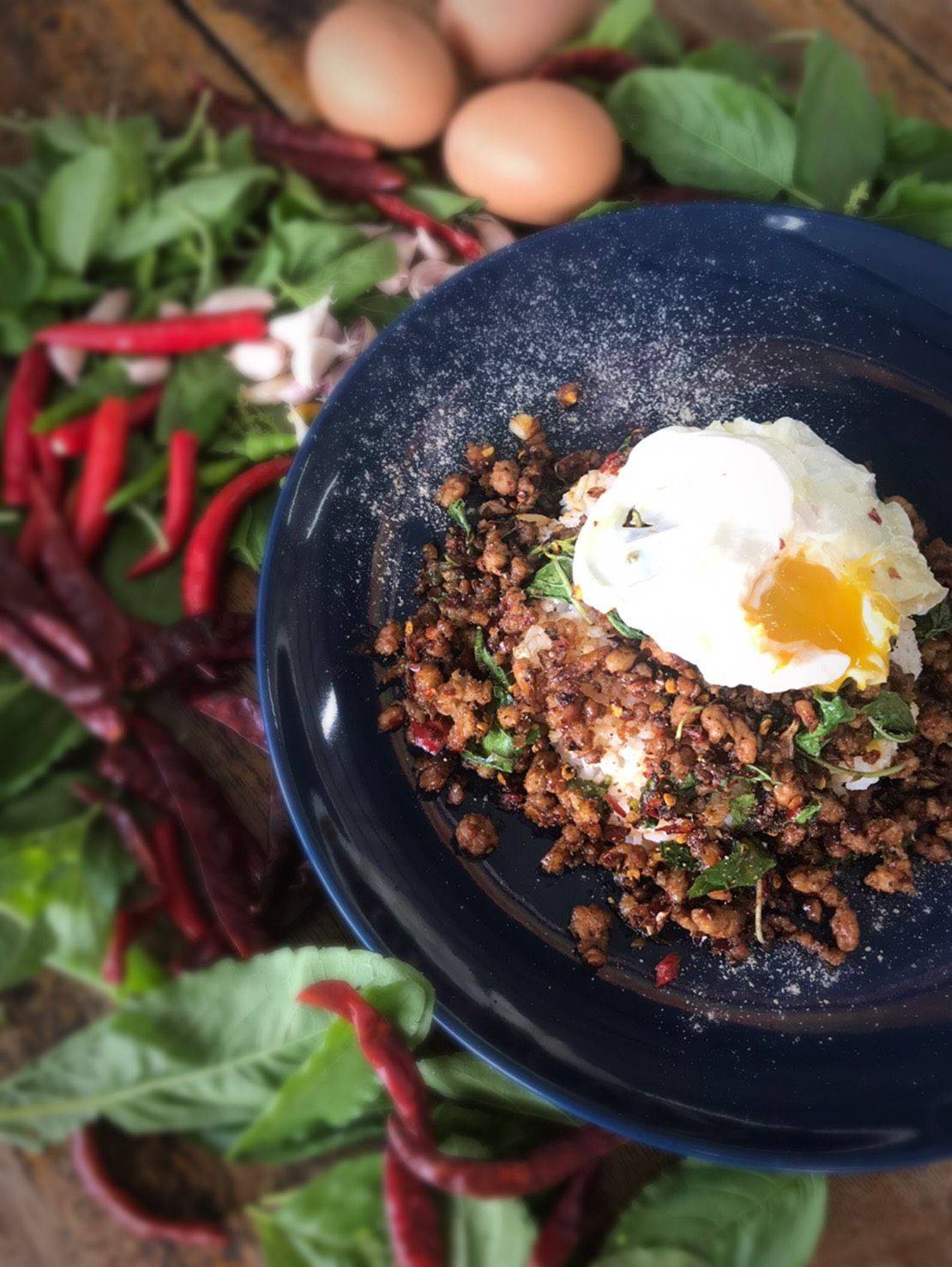 รีวิว กระเพรากะทะเหล็ก - สั่งผ่านfood derivery ราคา80บาทให้หมูมาไม่ถึง ...