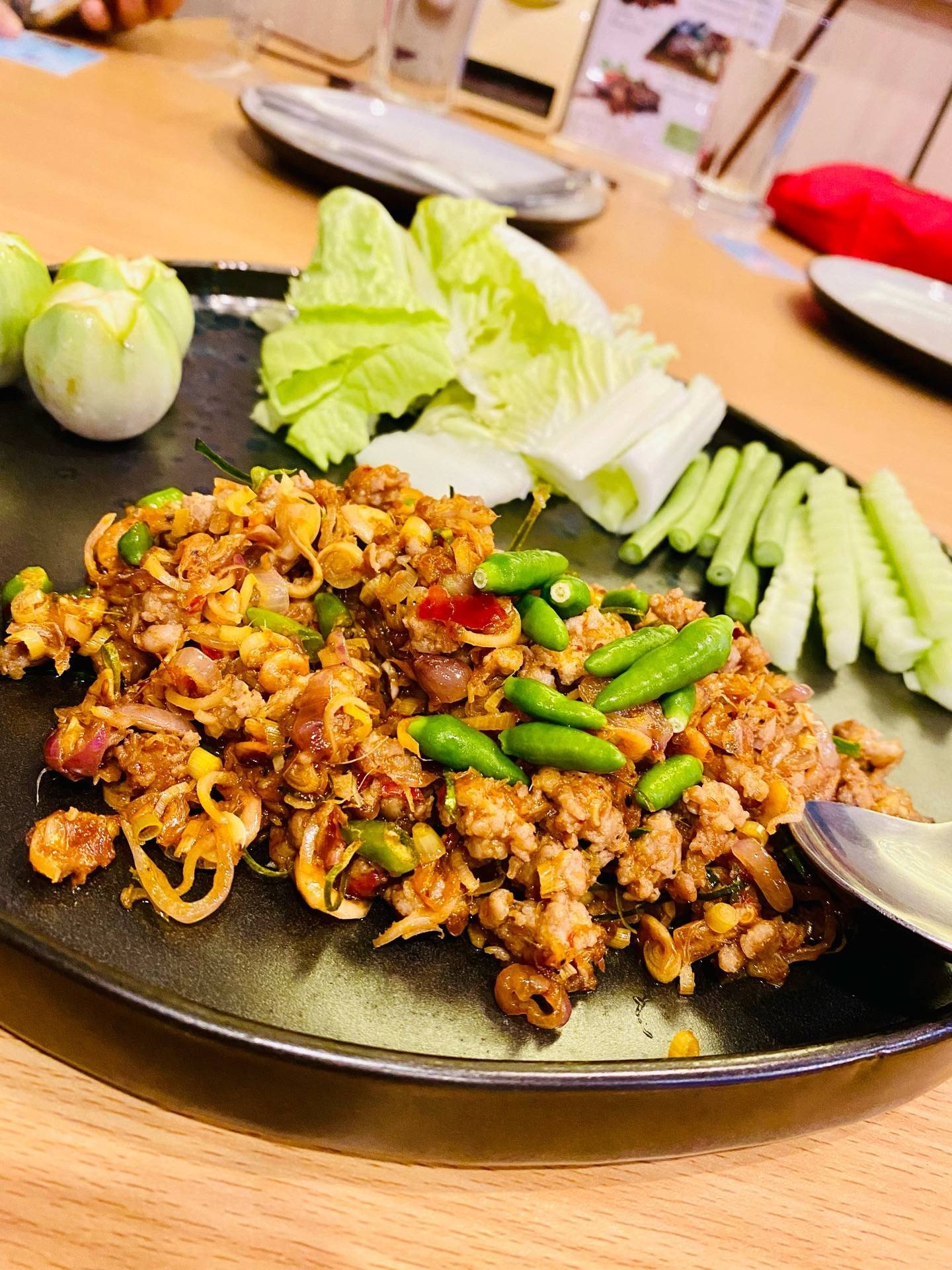 กุ้งจ่อมผัดทรงเครื่อง ร้าน Chef Plus Cafe'&Bistro - Wongnai