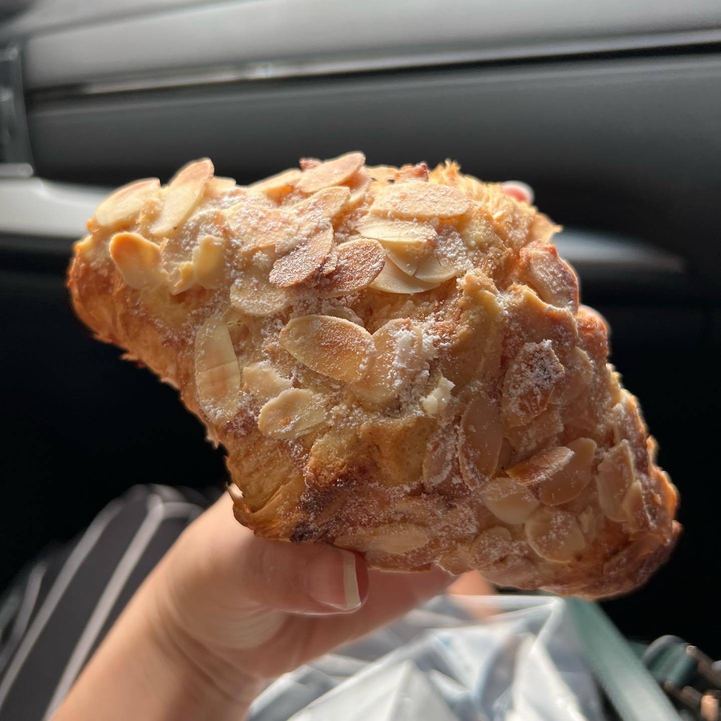 รีวิว Unbranded Cafe - คาเฟ่ร่มรื่นย์น่านั่งมากๆ