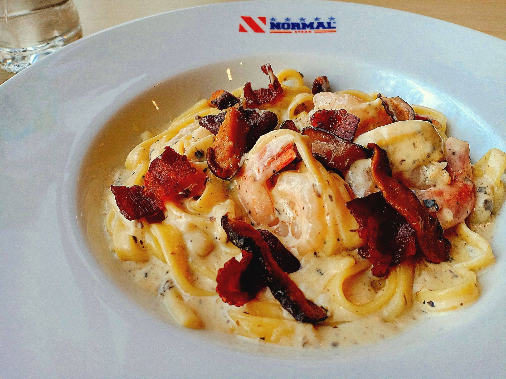 สปาเกตตี้ซอสเห็ดทรัฟเฟืล • อร่อยมากกกกกก ร้าน Normal Steak ...