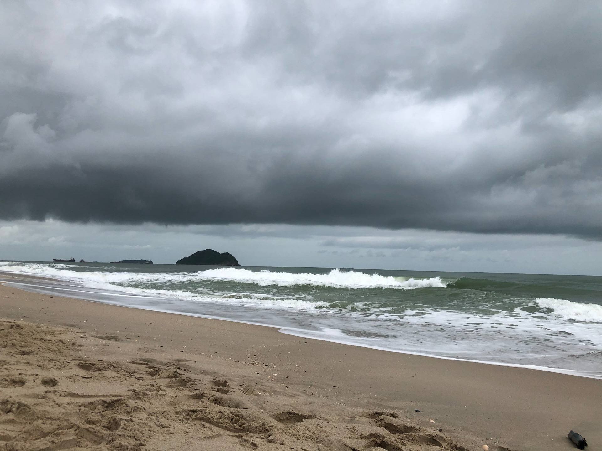 รูป หาดสมิหลา Samila Beach