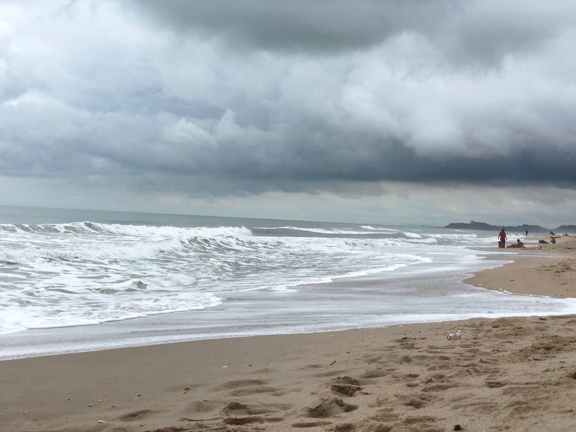 รีวิว หาดสมิหลา Samila Beach - หาดสมิหลาในวันที่ฟ้าครึมๆ