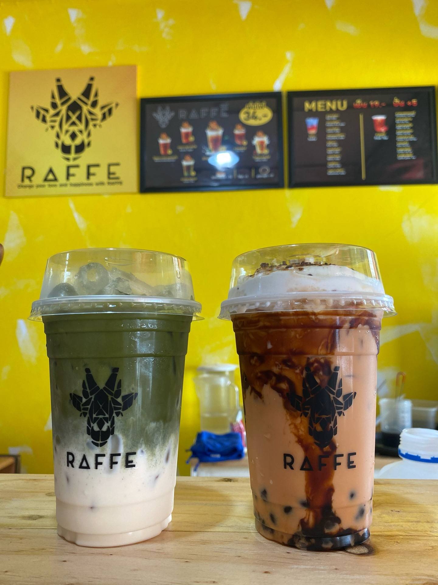 รีวิว RAFFE.Tea ชายีราฟพ่นไฟ เดิมบาง - รานชานมไข่มุกวิปครีมราคาถูก ...