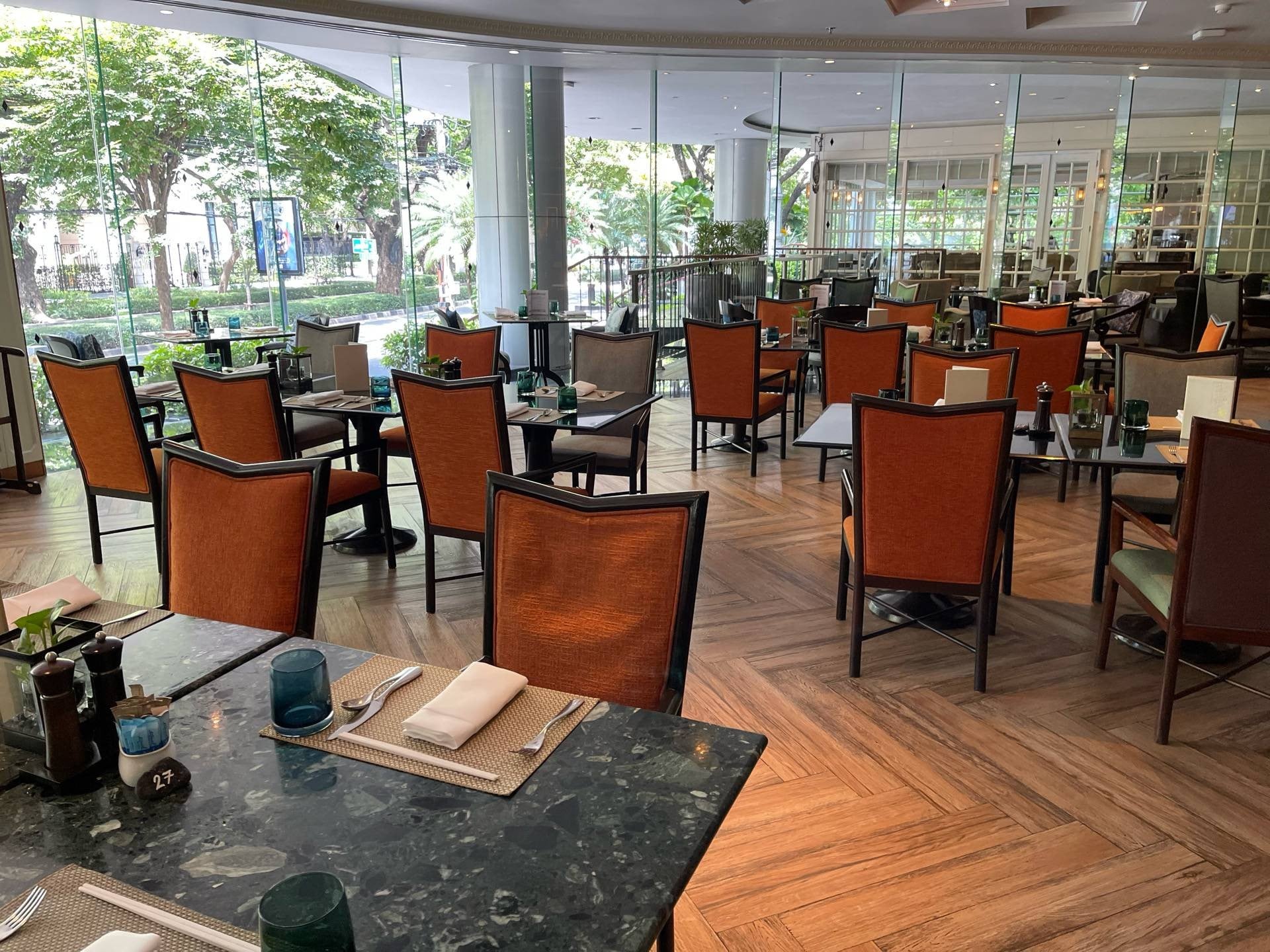 รูป Rain Tree Cafe The Athenee Hotel, Bangkok
