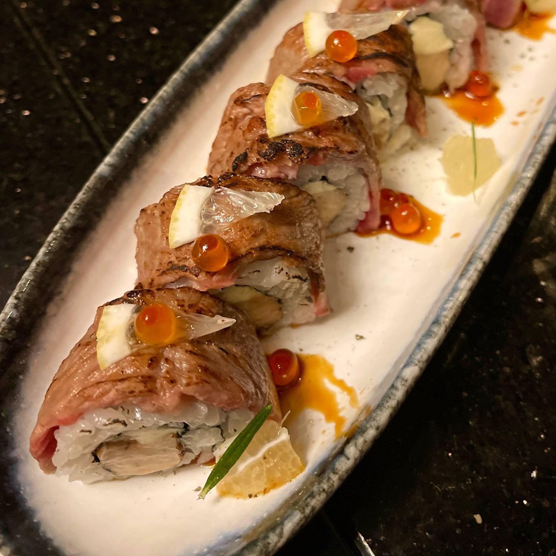 รูป CUT Raw & Grilled และ Chez Miline