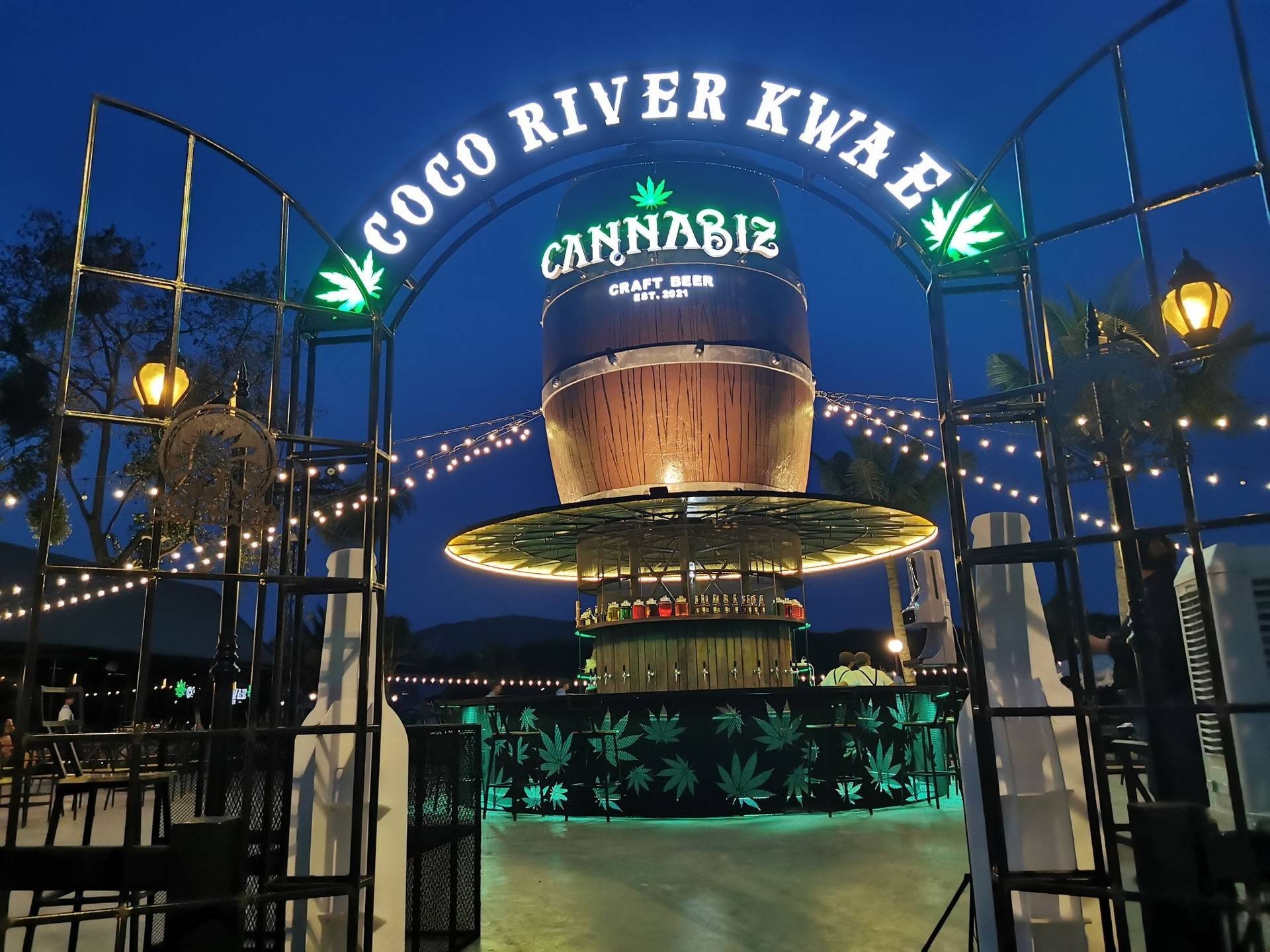 รีวิว Coco River Kwae - บรรยากาศริมน้ำ อาหารดีงาม