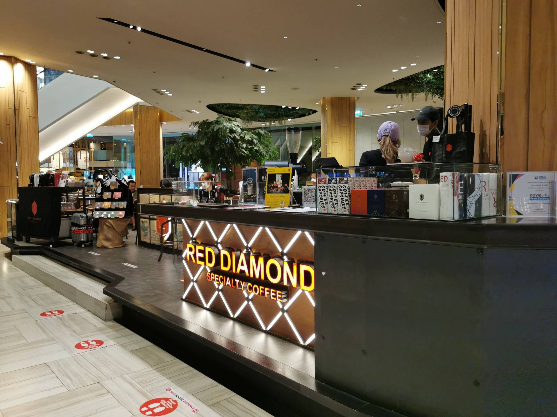 รีวิว Red Diamond Cafe สยามพารากอน - Specialty Coffee ต้องร้านนี้ - Wongnai