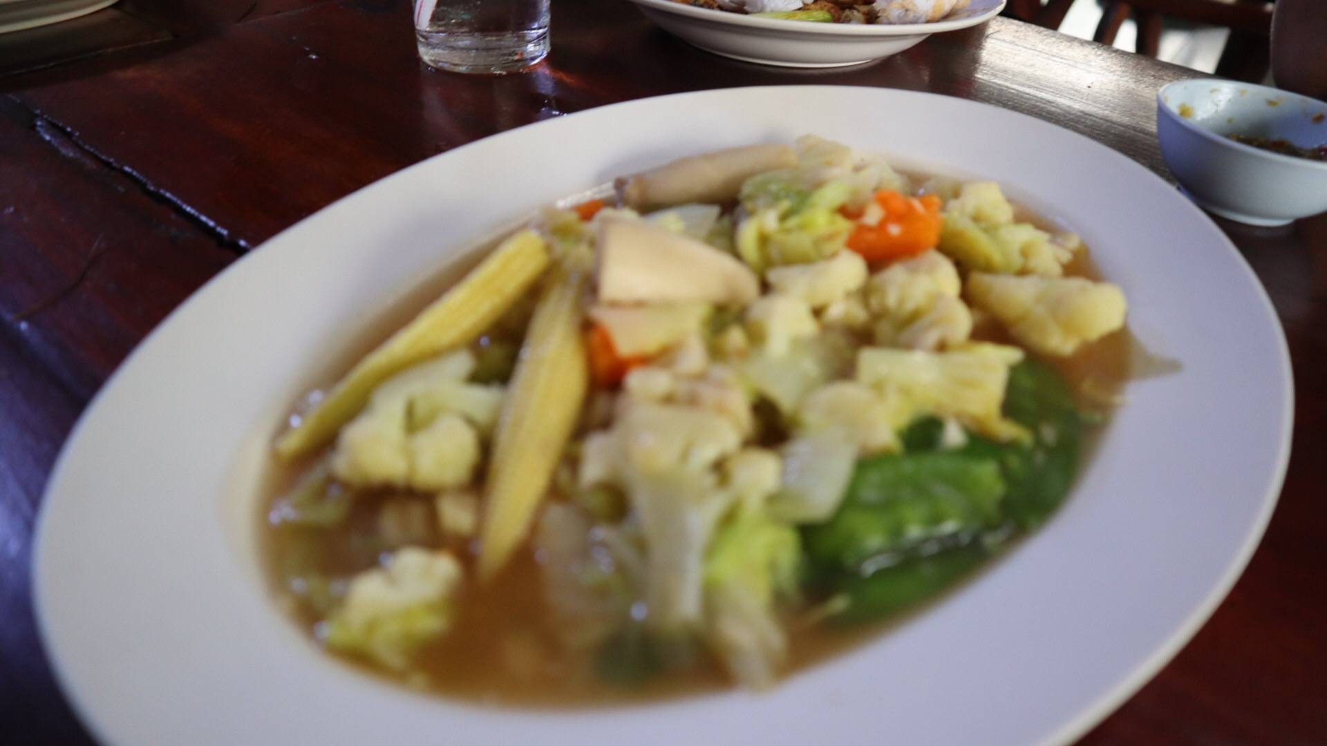 รูป เจ๊ช้อย