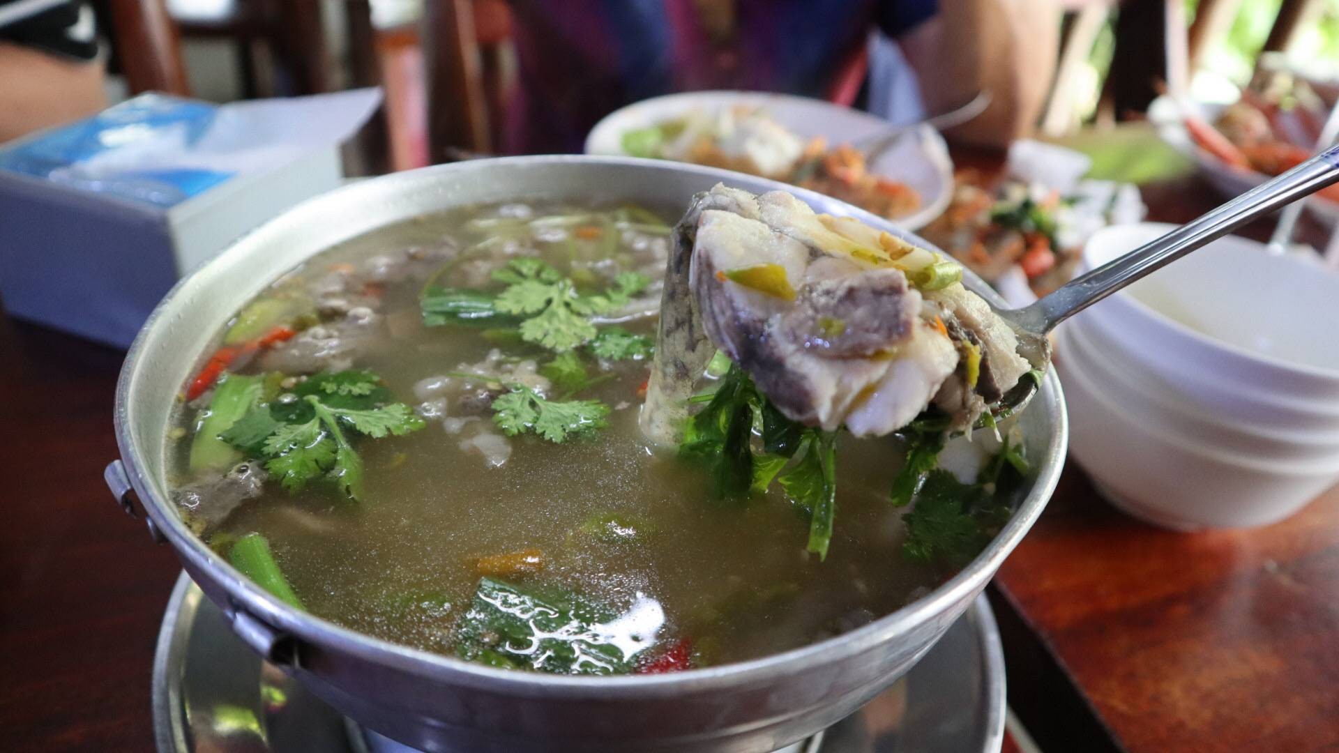 รูป เจ๊ช้อย