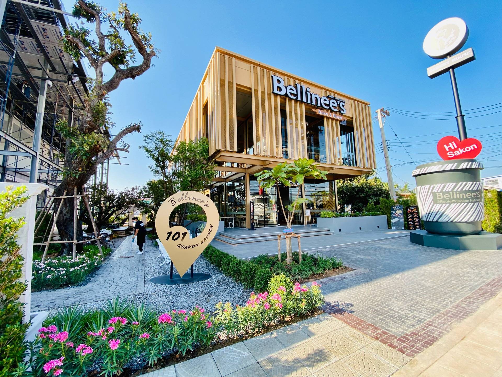 รีวิว Bellinee's Bake & Brew สกลนคร - กาแฟเข้มเหมือนกาแฟ อมซ แต่ ...