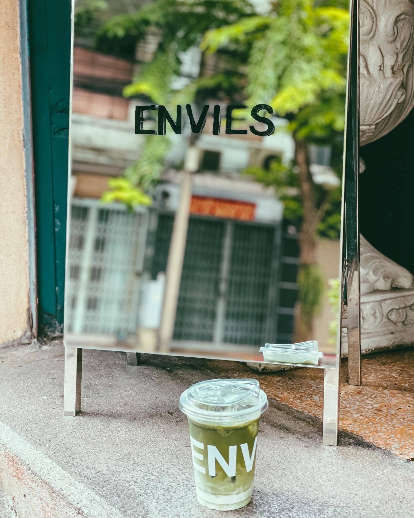 รีวิว ENVIES cafe ถนนเจริญกรุง - คาเฟ่เล็กๆ ย่านตลาดน้อย
